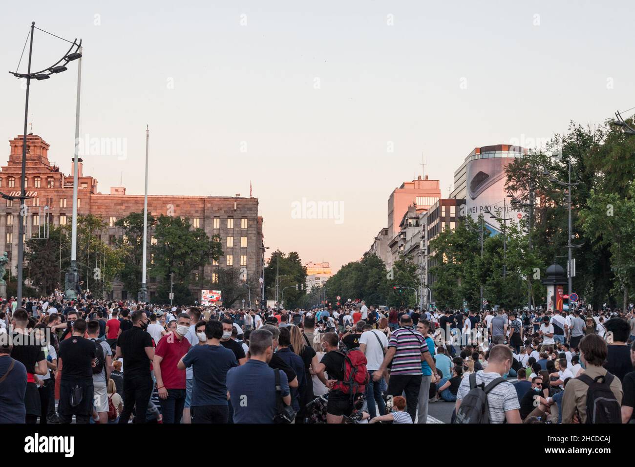 Picture of a crowd of protesters in front of the Serbian parliament in ...