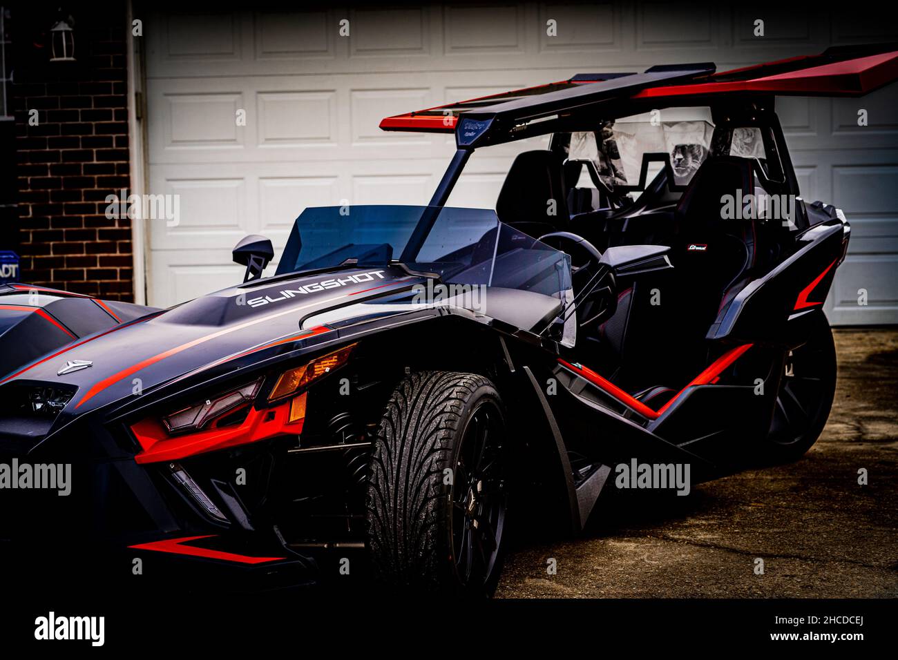Slingshot with roof hi-res stock photography and images - Alamy