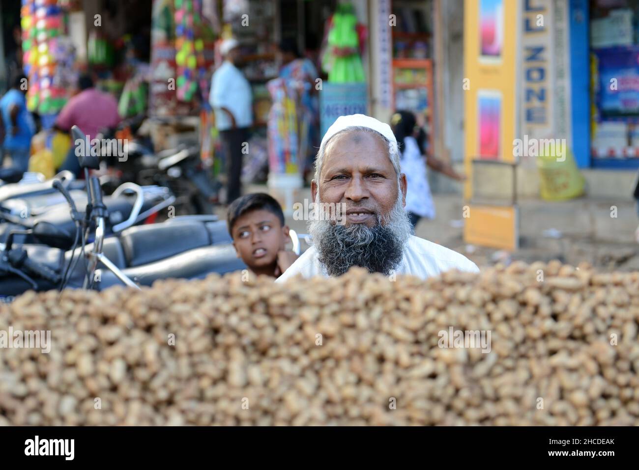 Indian groundnuts hi-res stock photography and images - Alamy