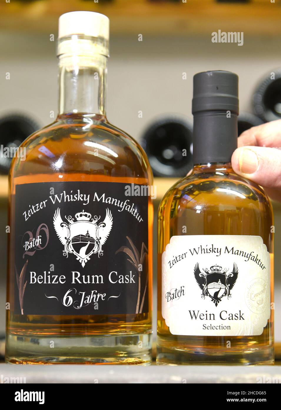 20 December 2021, Saxony-Anhalt, Zeitz: In the Zeitzer Whisky ...