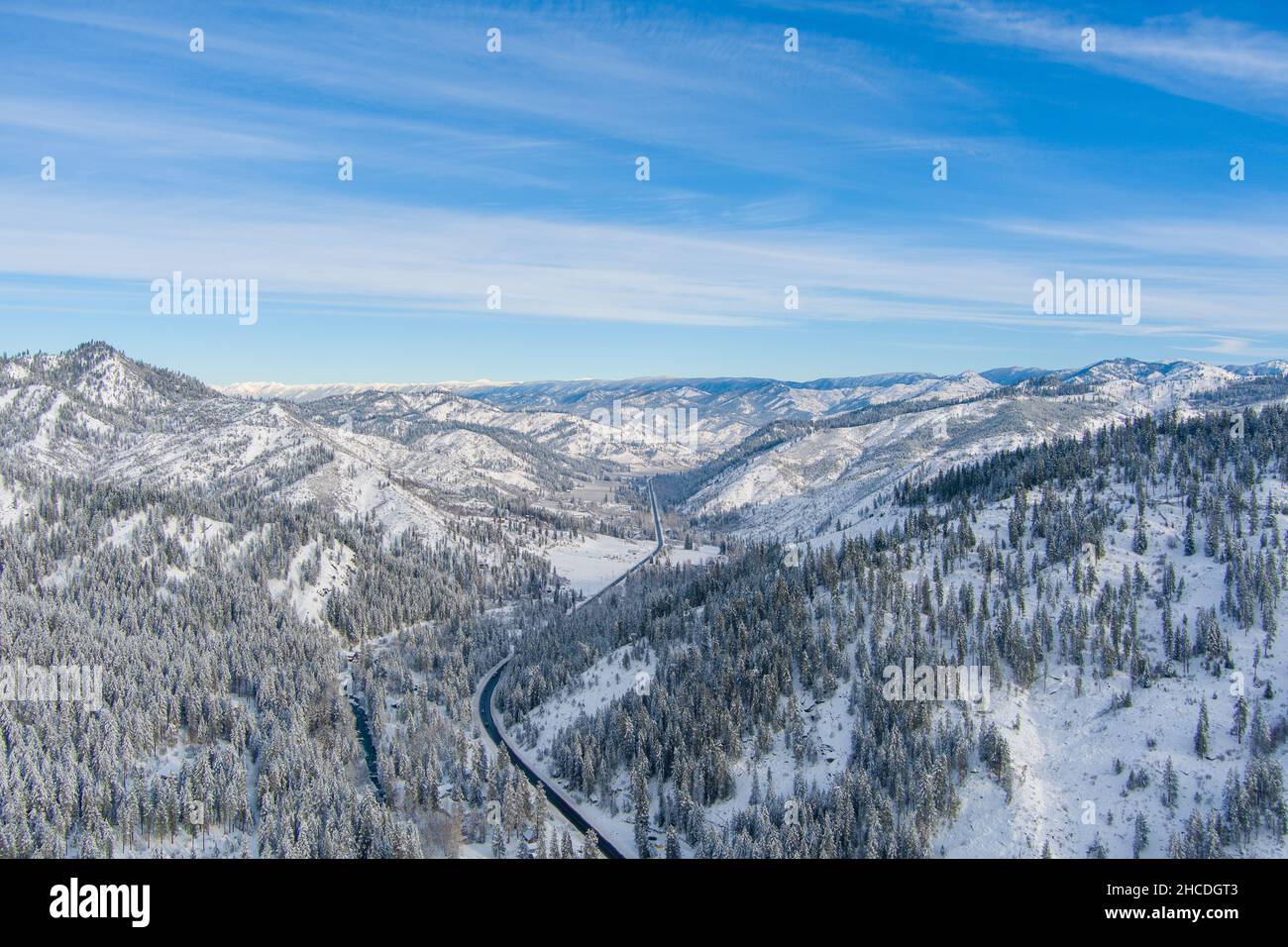 The snow covered Cascade Mountains in Washington State Stock Photo - Alamy