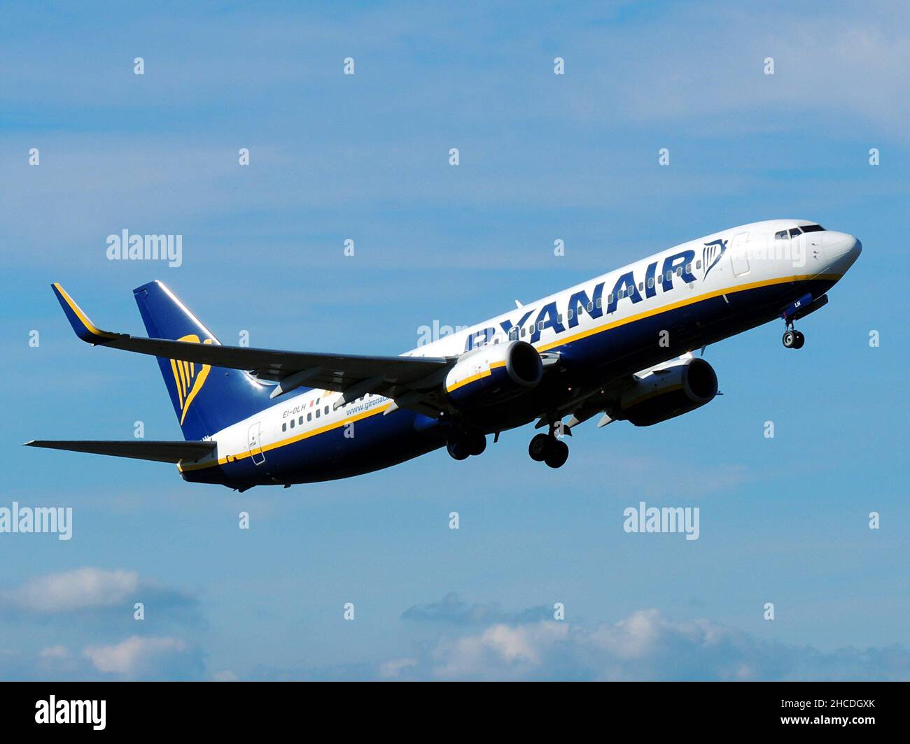 EI-DLH, a Boeing 737-8AS operated by budget airline Ryanair, departing ...