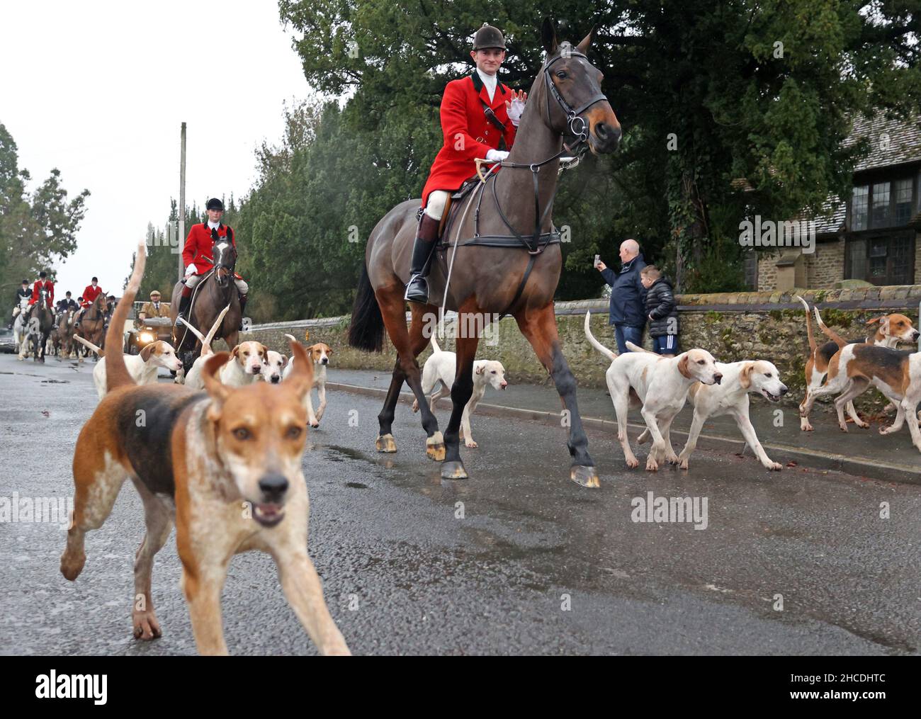 Stilton, UK. 27th Dec, 2021. The Fitzwilliam Hunt gather in Stilton ...