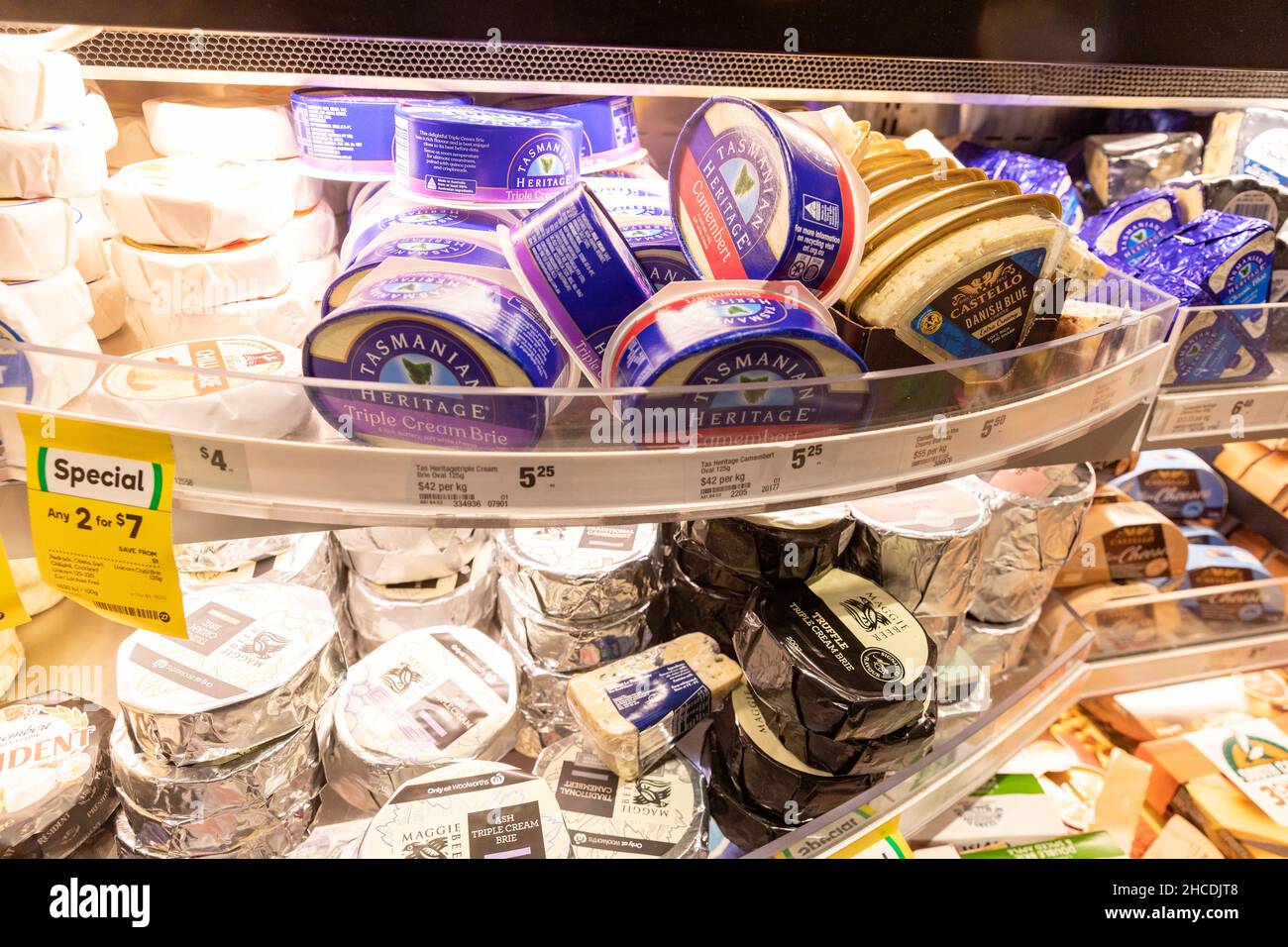 Supermarket cheese display hi-res stock photography and images - Alamy
