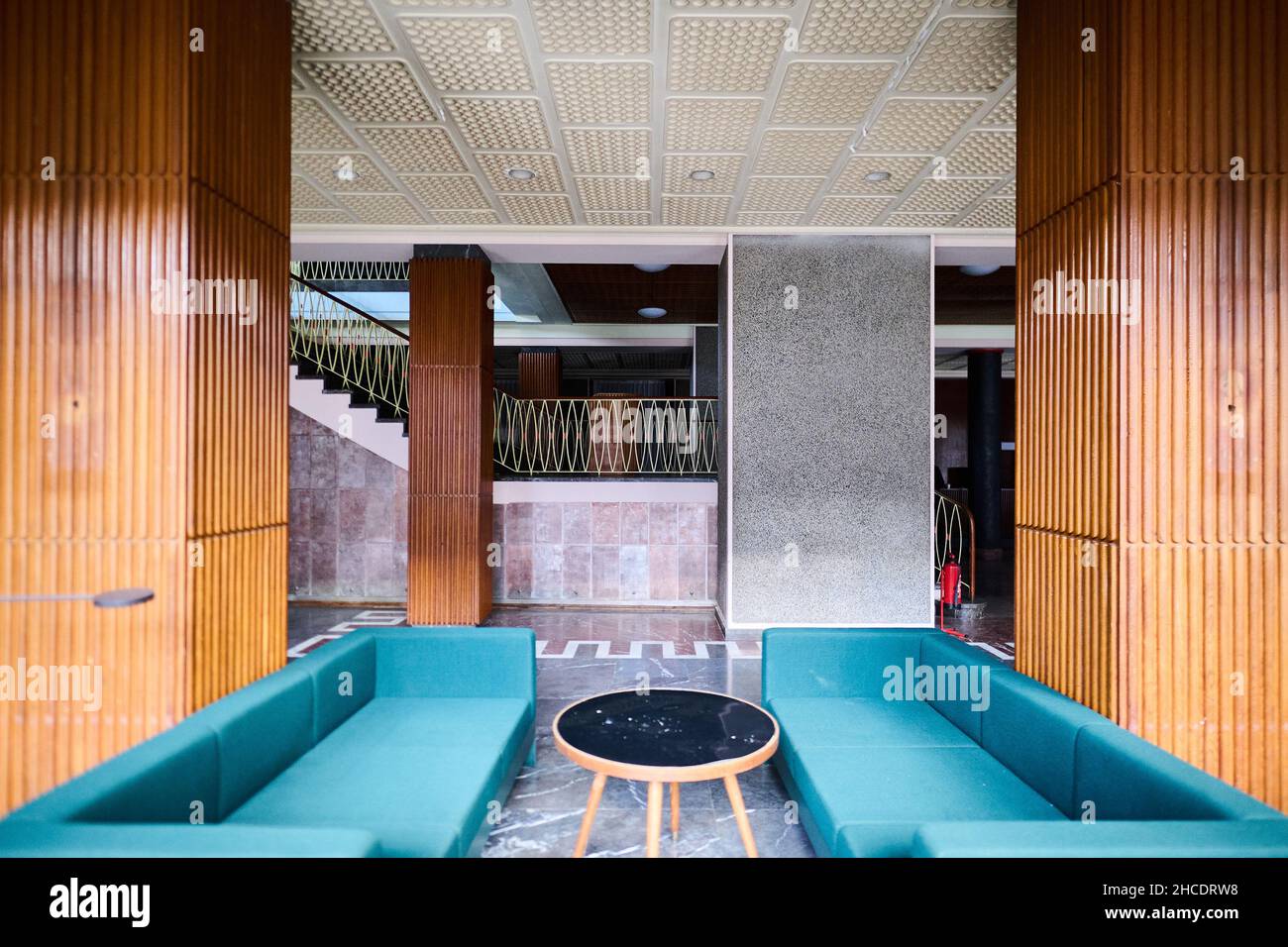 Berlin, Germany. 20th Dec, 2021. Columns and seating groups stand in ...
