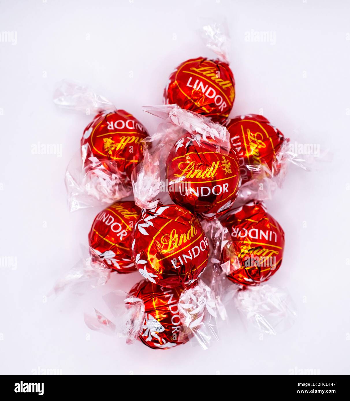 Norwich, Norfolk, UK – December 2021. Close up of Lindt Lindor ...