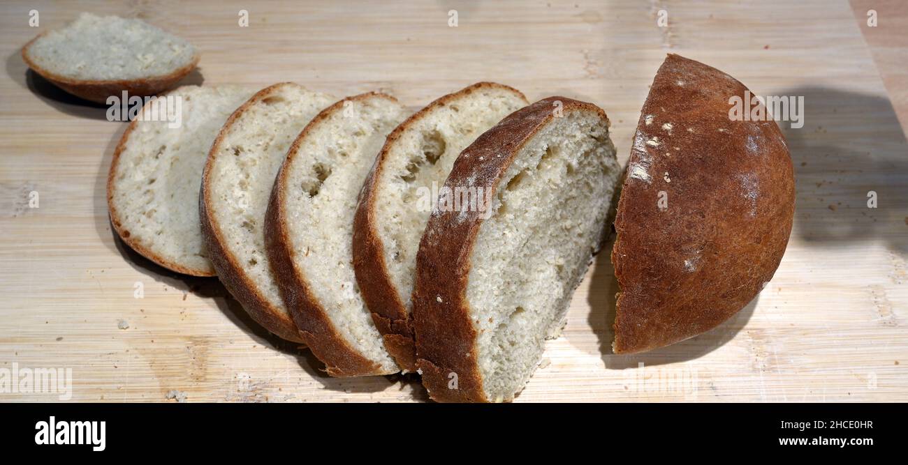 bread, sliced and ready to serve Stock Photo - Alamy
