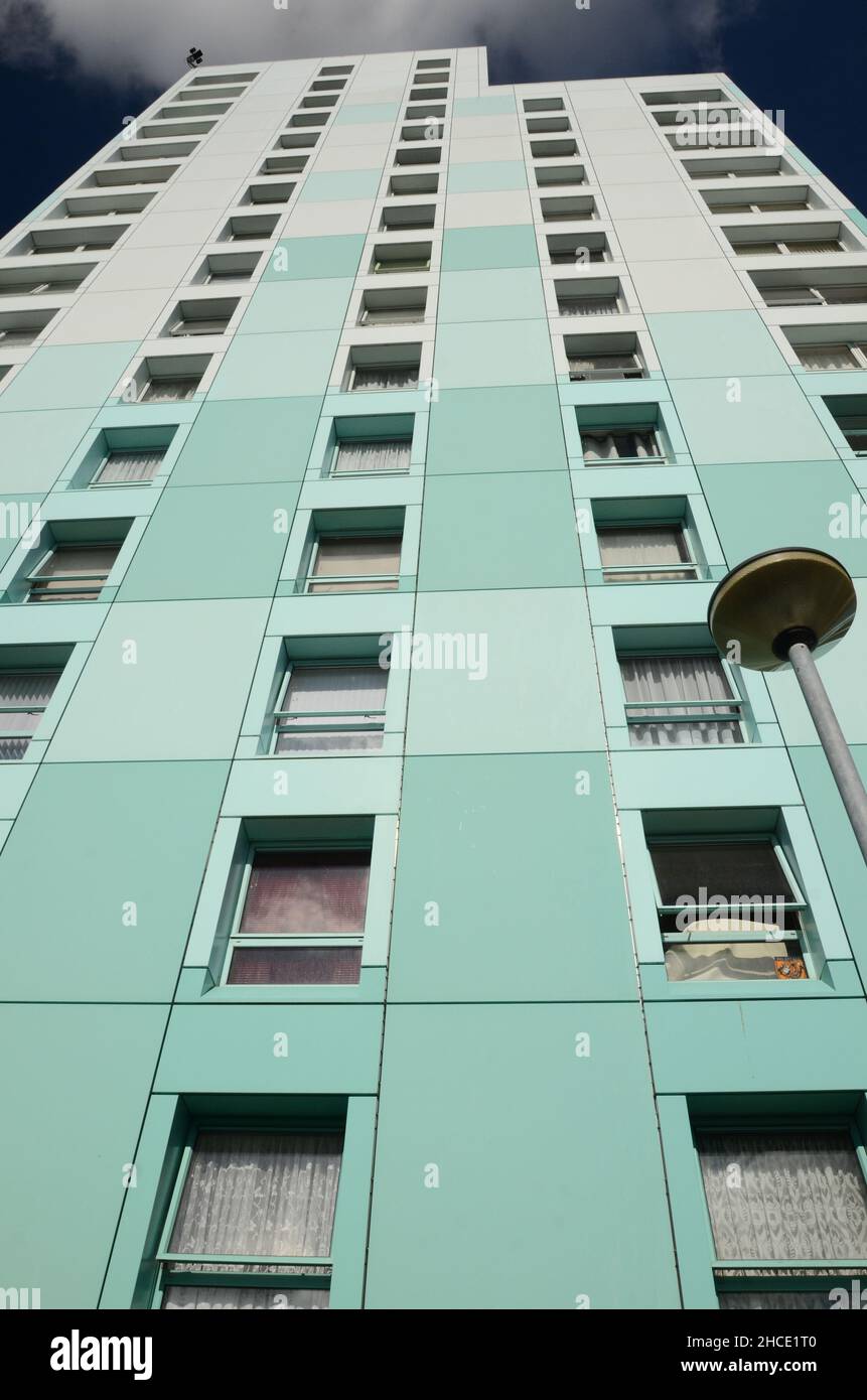 Combustible aluminium composite cladding hi-res stock photography and ...