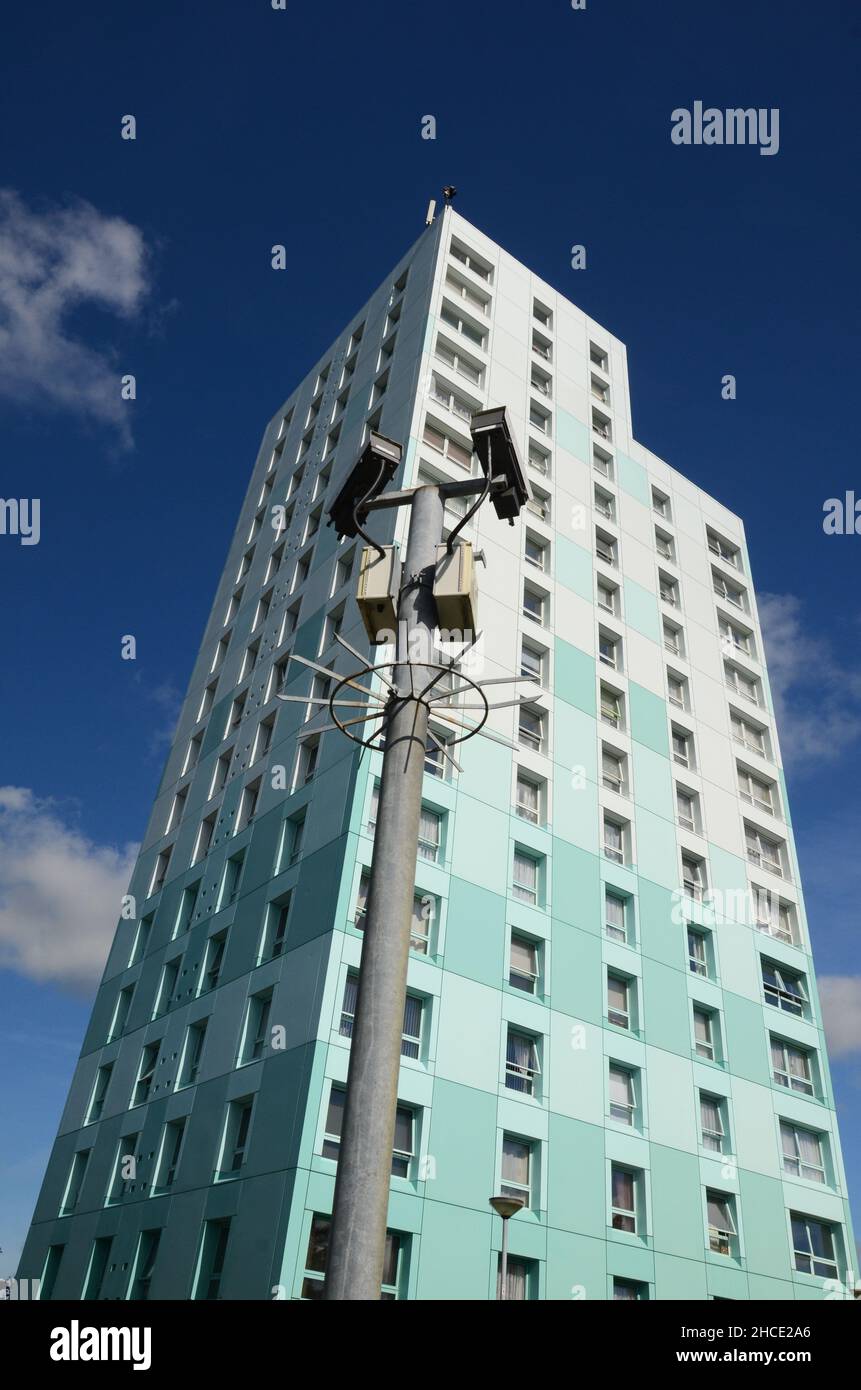 Acm cladding housing hi-res stock photography and images - Alamy