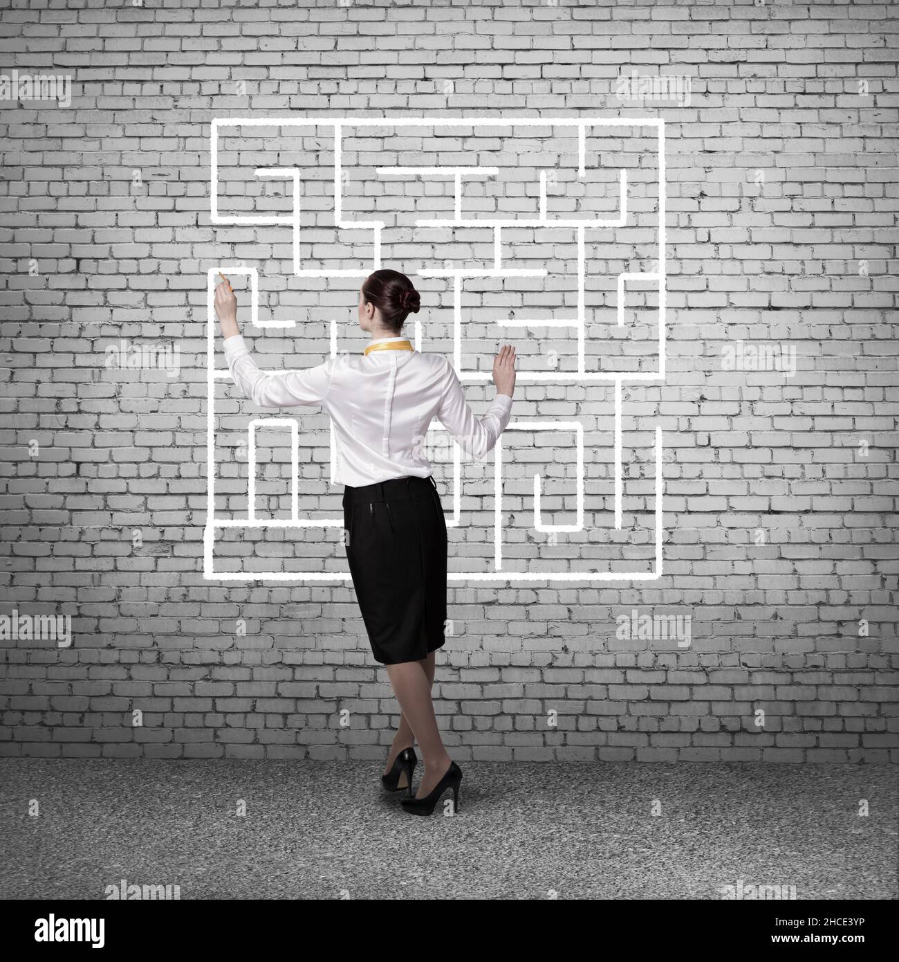 Solution finding business maze hi-res stock photography and images - Alamy