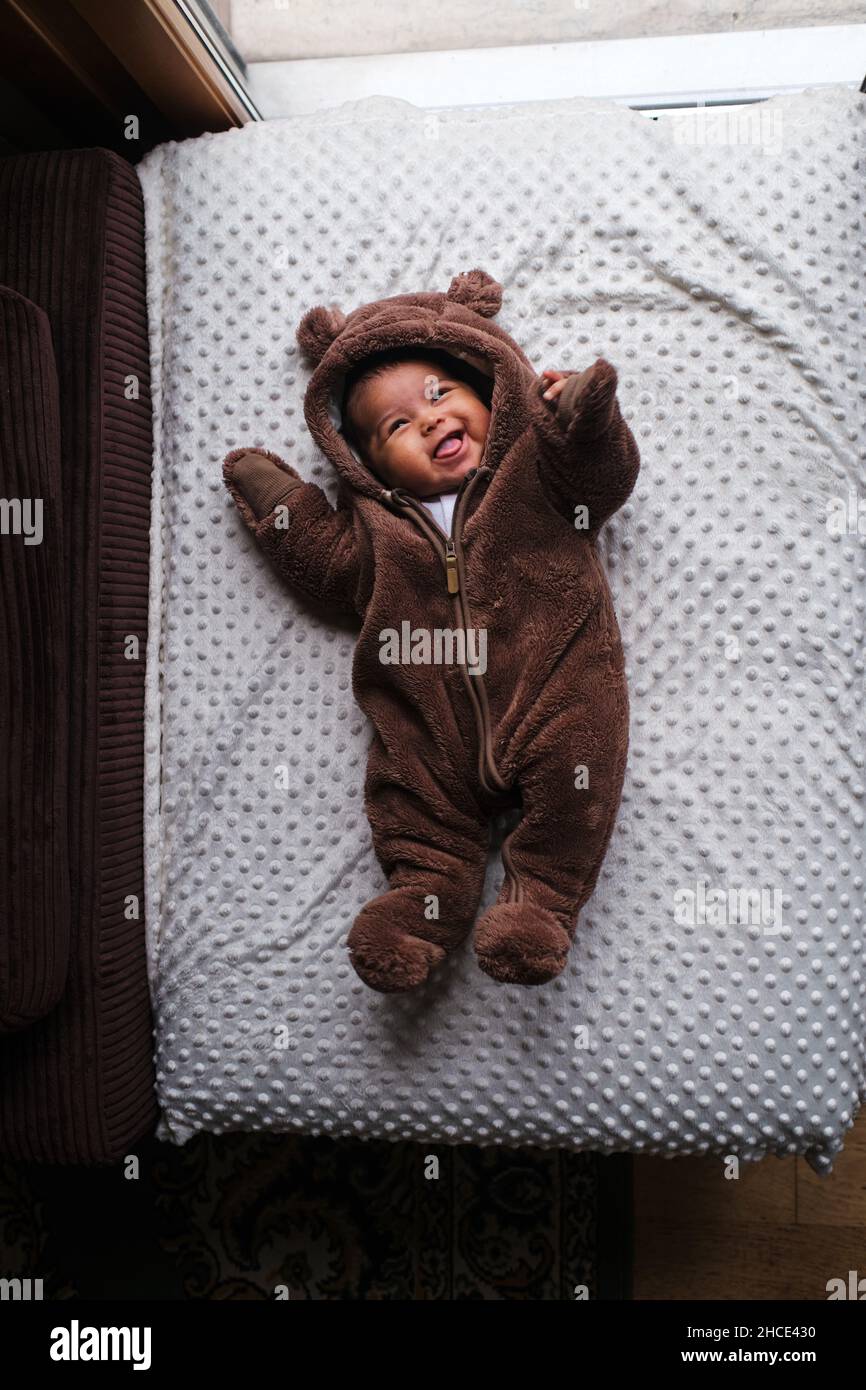 Baby full body top view hi-res stock photography and images - Alamy