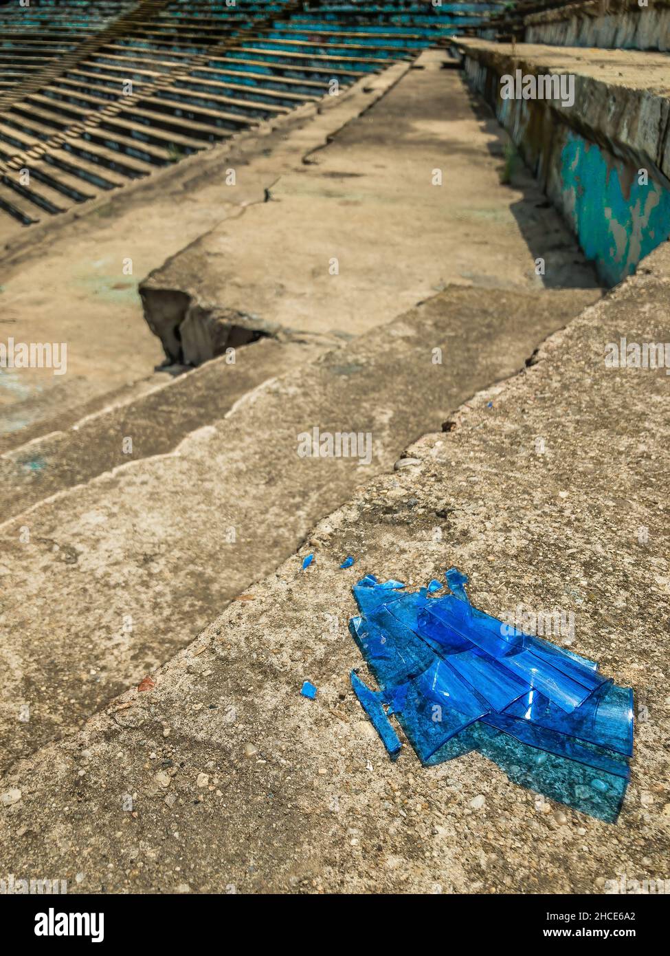 Rock broken glass hi-res stock photography and images - Alamy
