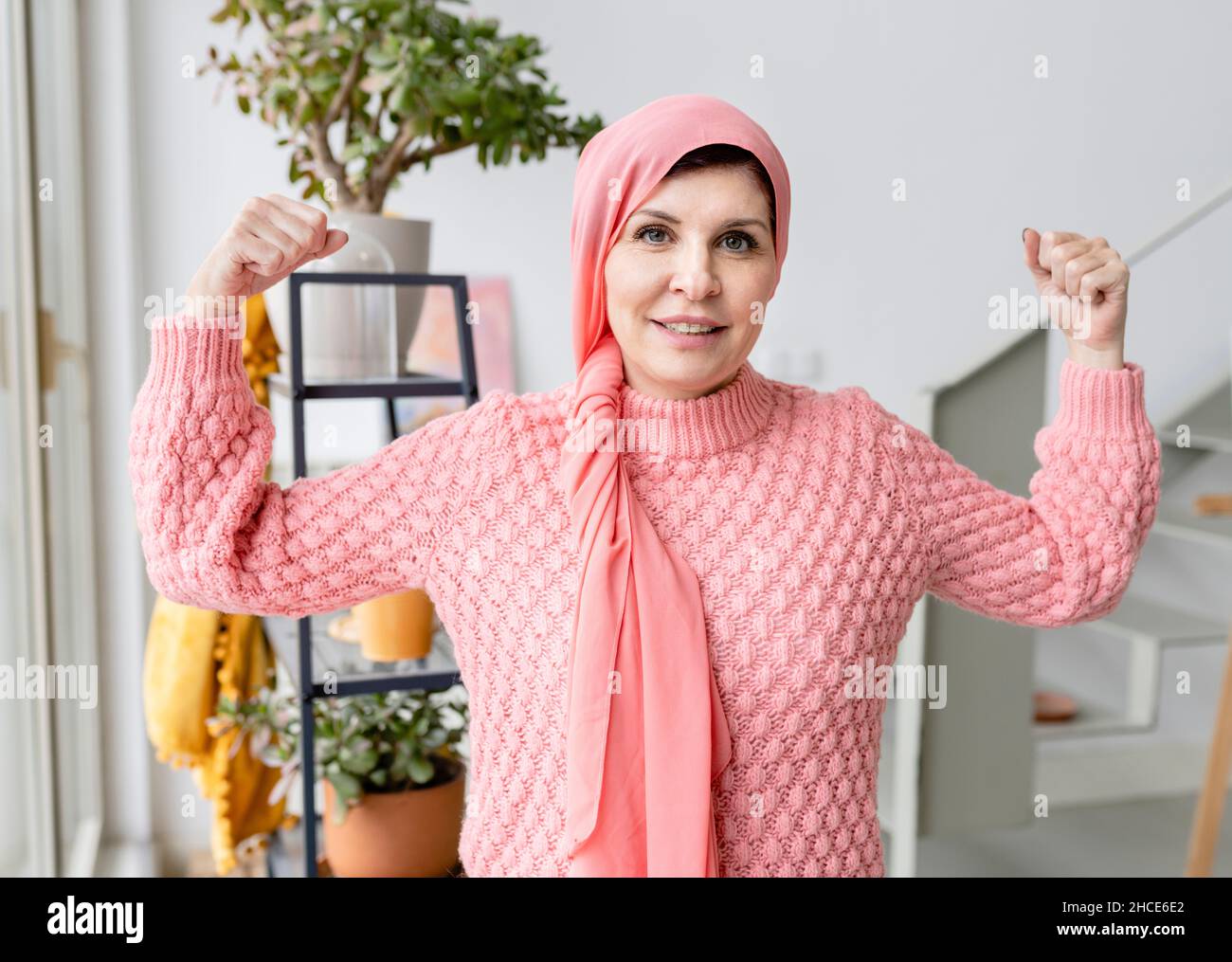 Confident woman cancer showing hi-res stock photography and images - Alamy