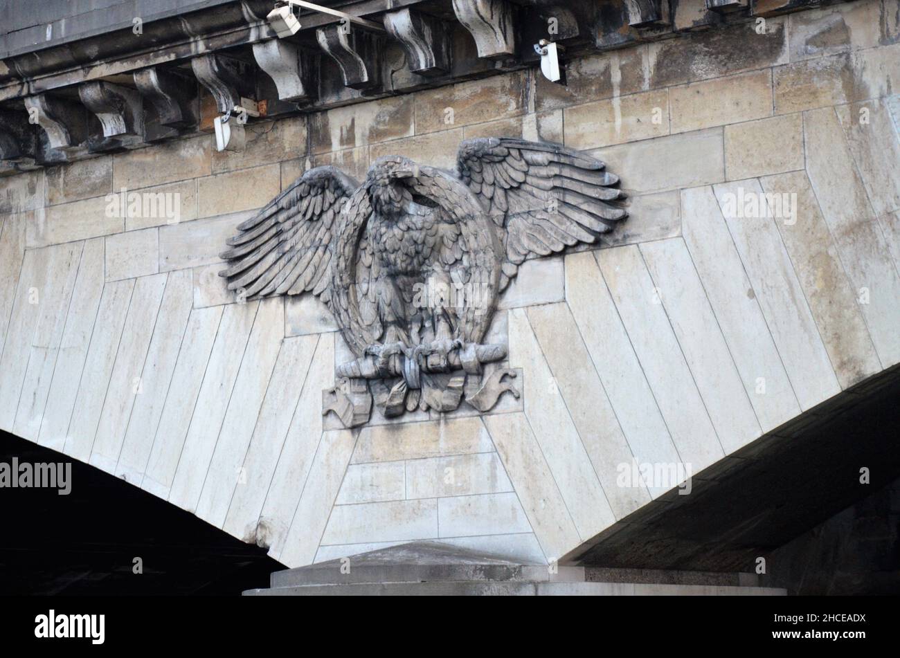 Stone bridges over the river Seine in Paris Stock Photo - Alamy