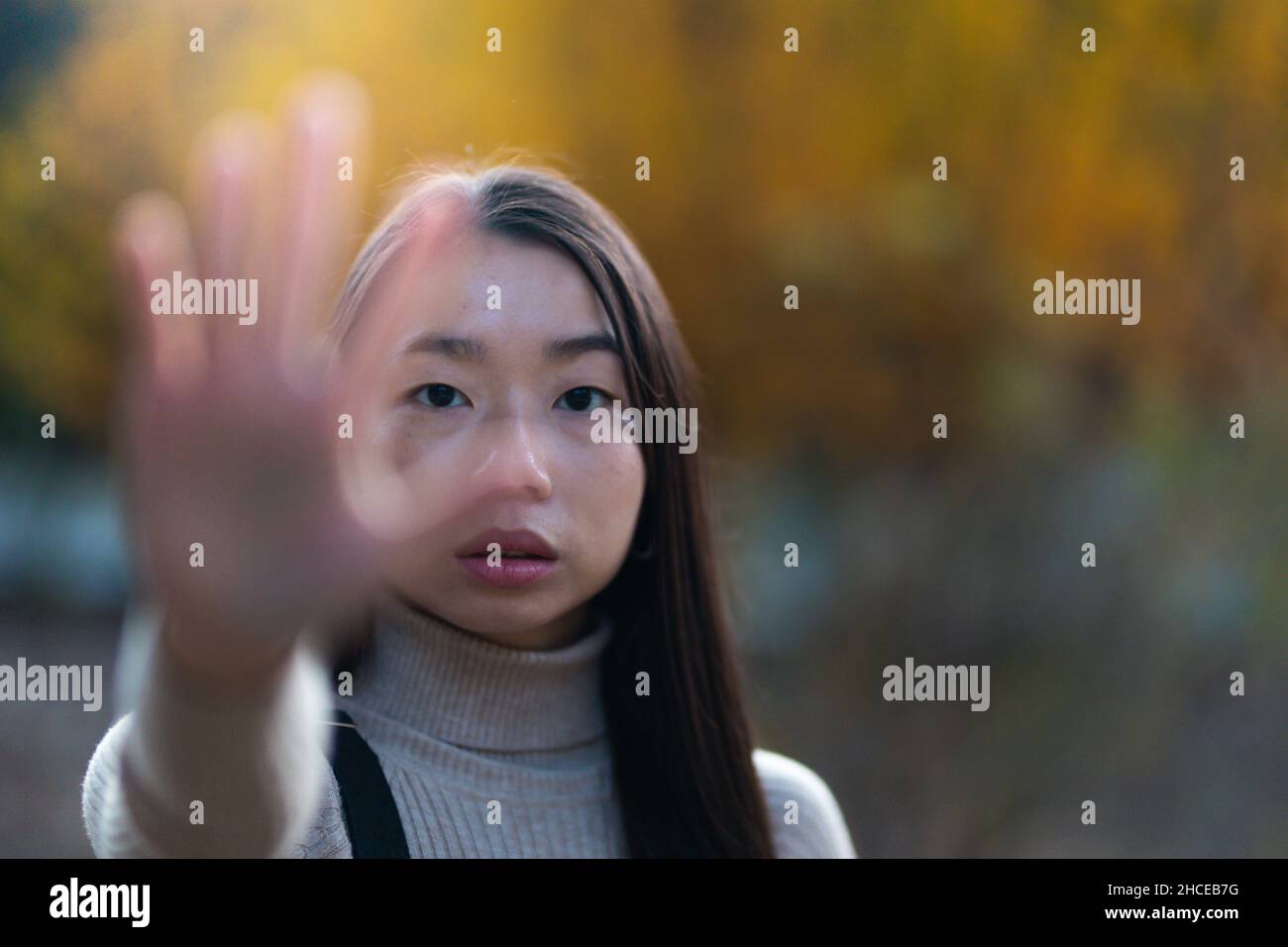 Stop sign chinese hi-res stock photography and images - Alamy