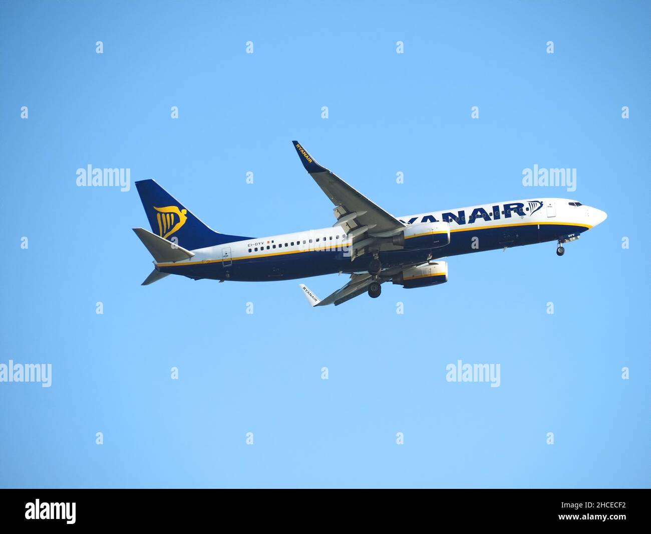Airliner line art hi-res stock photography and images - Alamy