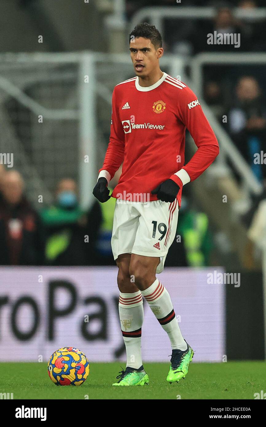 Manchester united raphael varane hi-res stock photography and images ...