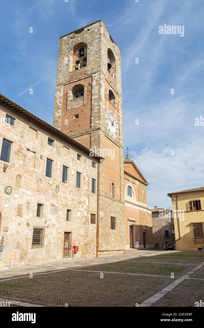 Piazza del Duomo square, Palazzo Pretorio palace, Old Town, Village ...