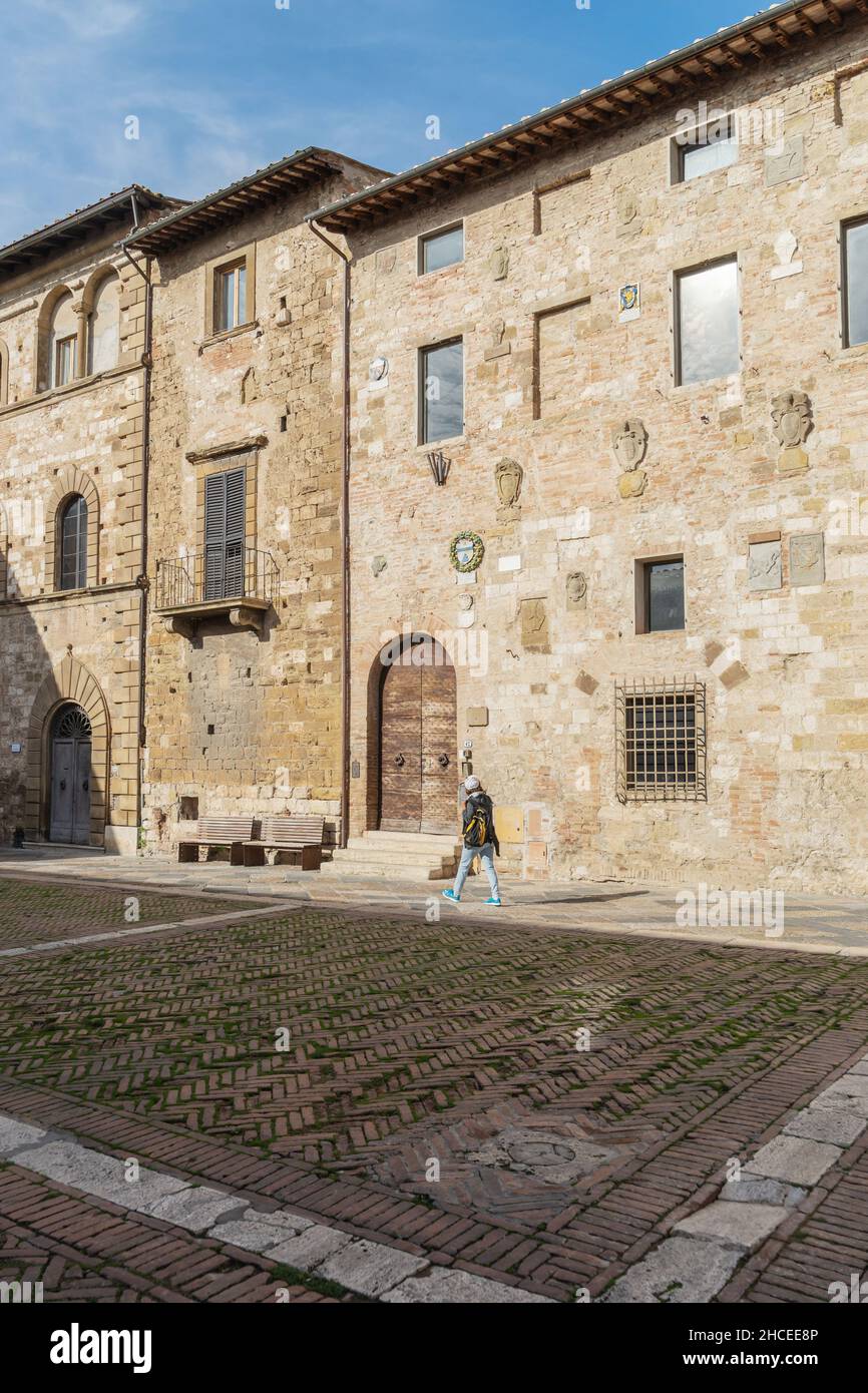Piazza del Duomo square, Palazzo Pretorio palace, Old Town, Village ...