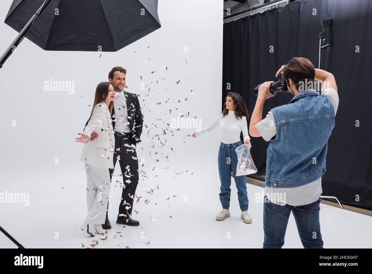 Smiling models hi-res stock photography and images - Alamy