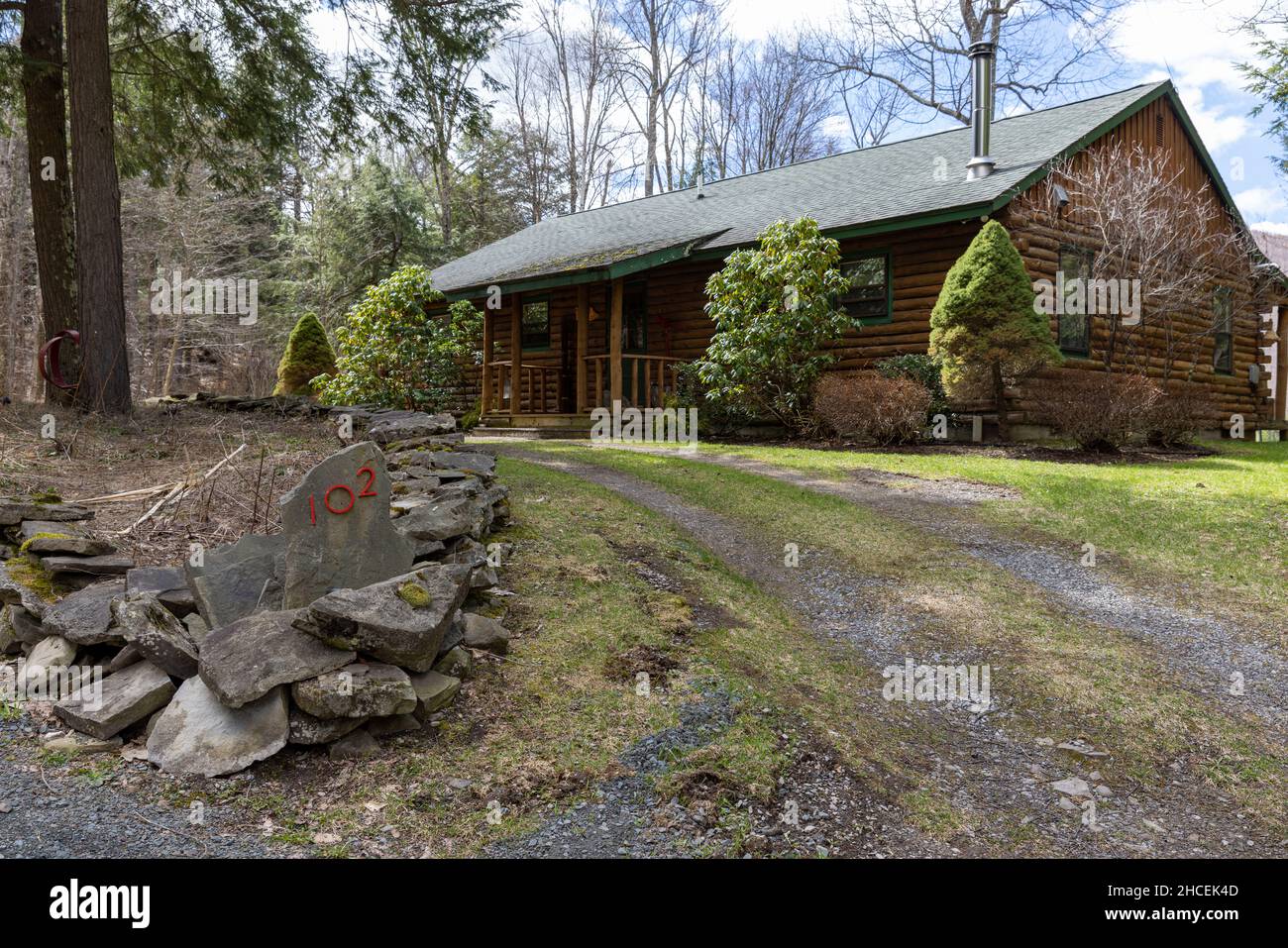 Grassy building hi-res stock photography and images - Alamy