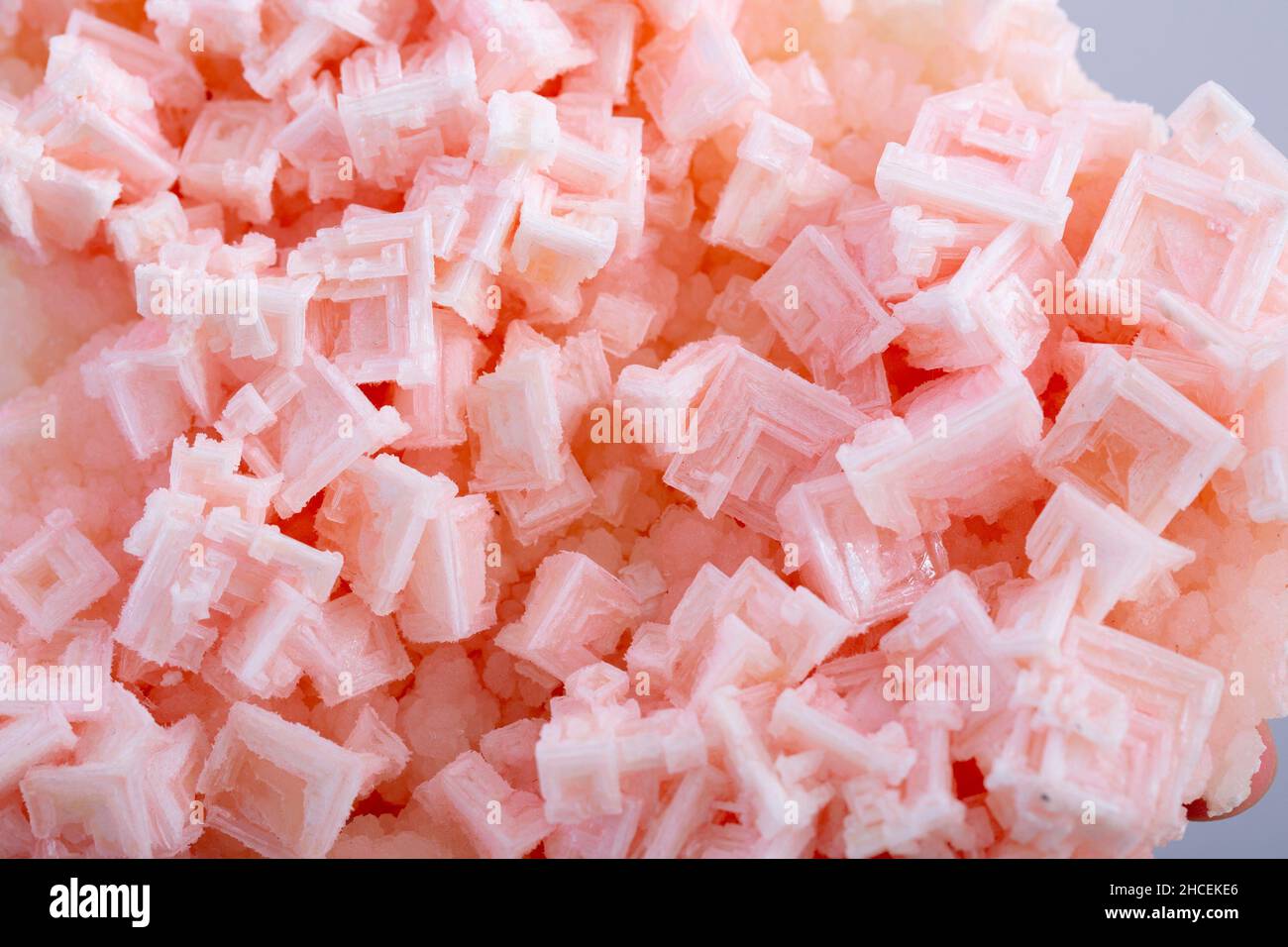 Halite crystal structure hi-res stock photography and images - Alamy