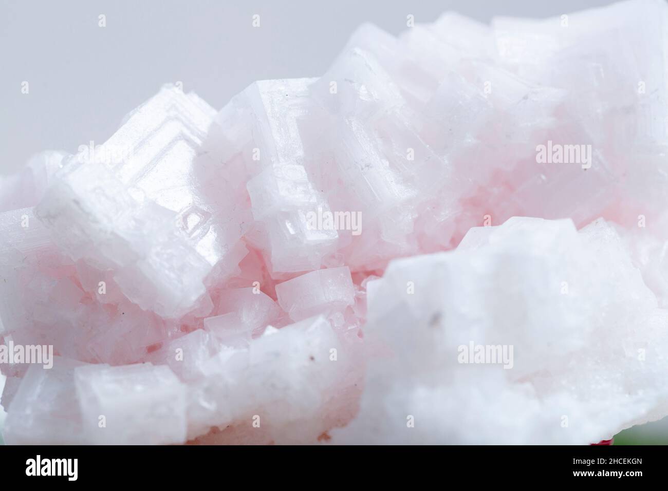 Halite crystal structure hi-res stock photography and images - Alamy