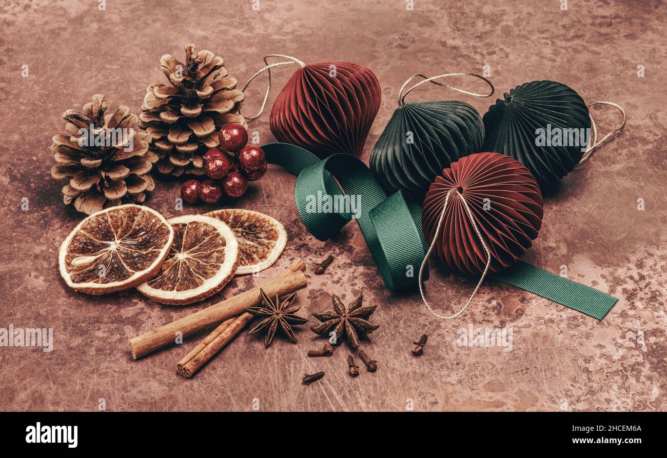 Christmas decore hi-res stock photography and images - Alamy