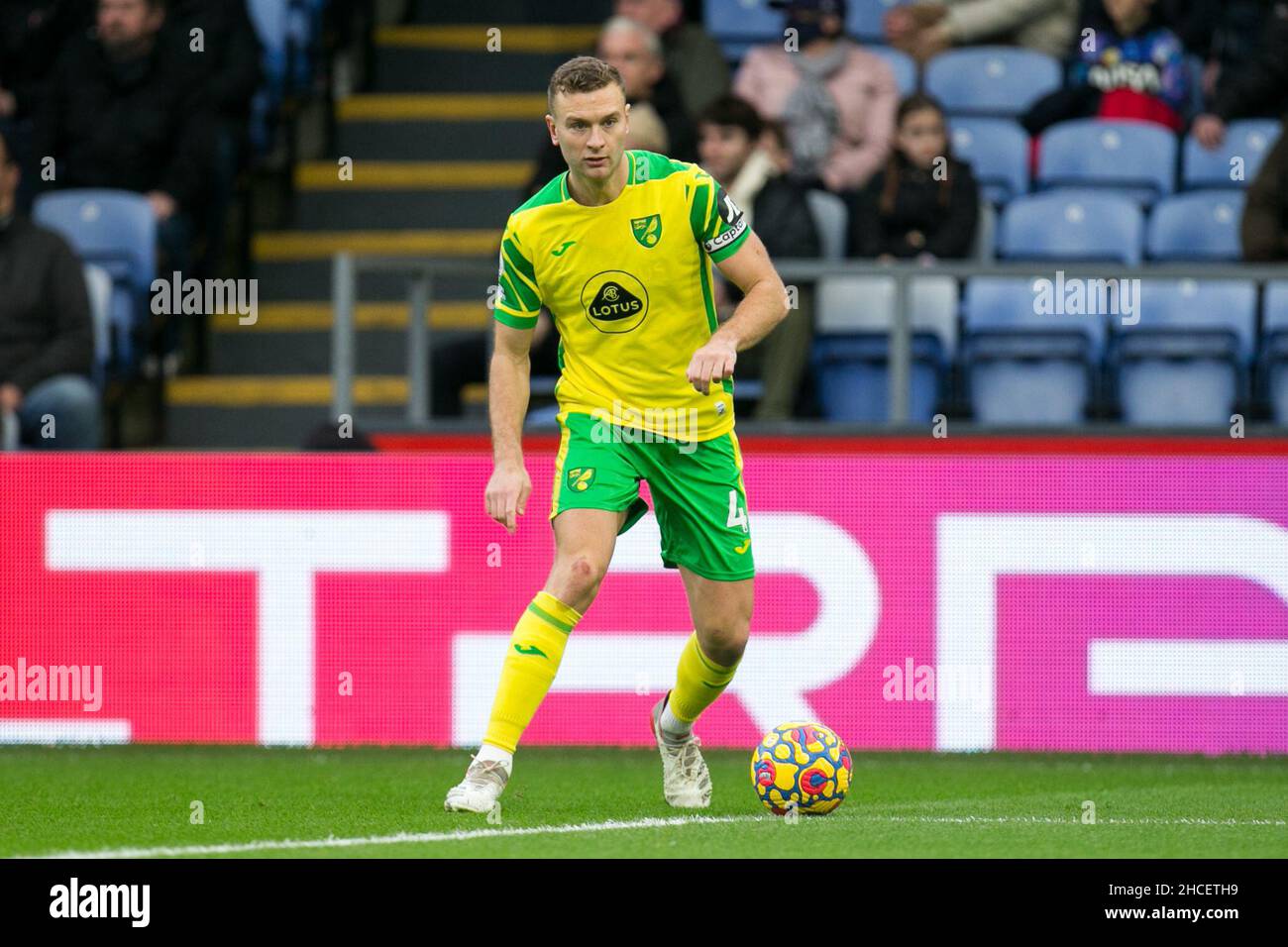 LONDON, UK. DEC 28TH Ben Gibson of Norwich City controls the ball ...