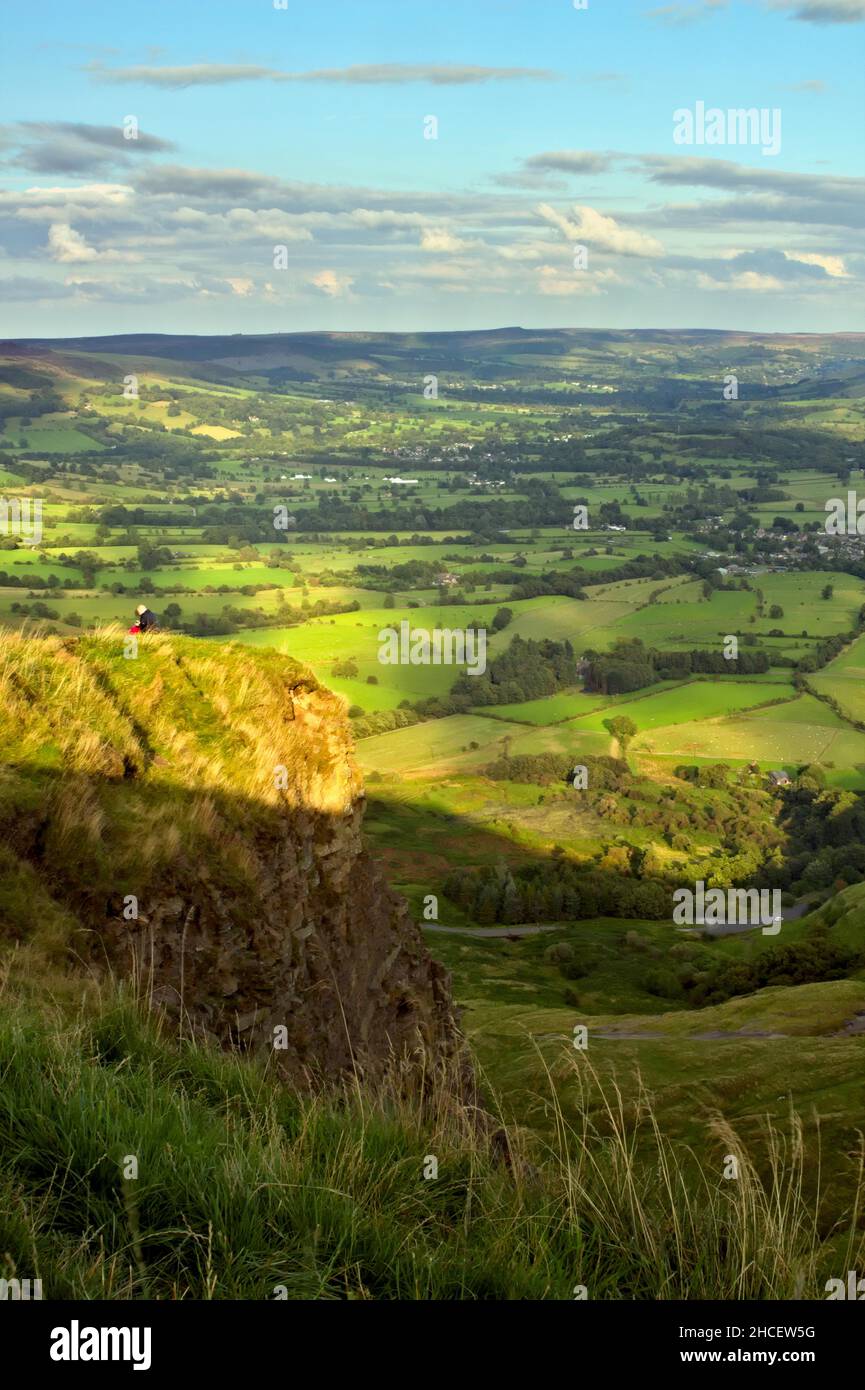 Hope Valley view from Mam Tor, Peak District National Park, Derbyshire ...