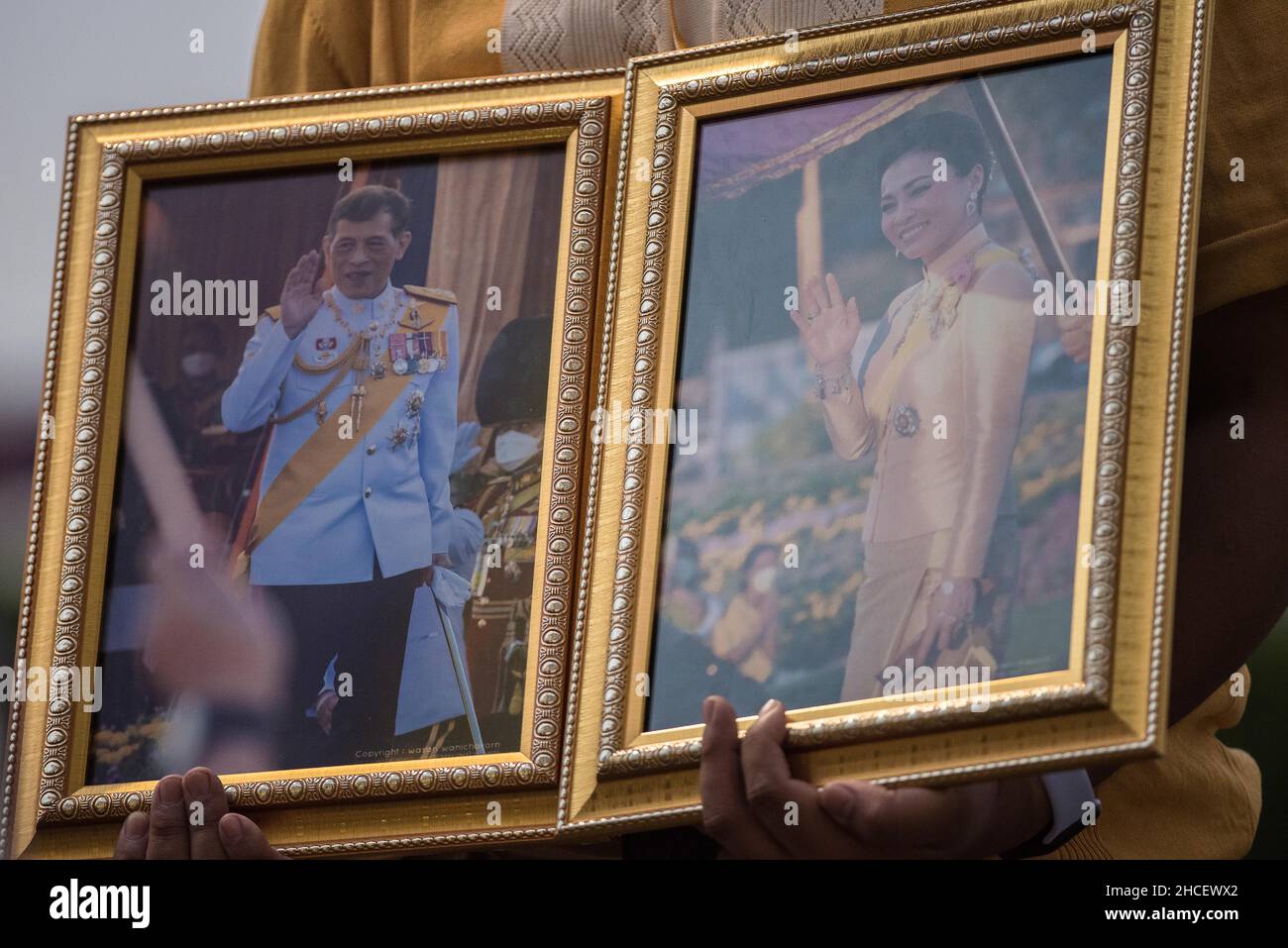 Bangkok, Thailand. 28th Dec, 2021. Portraits of Thai King Maha ...