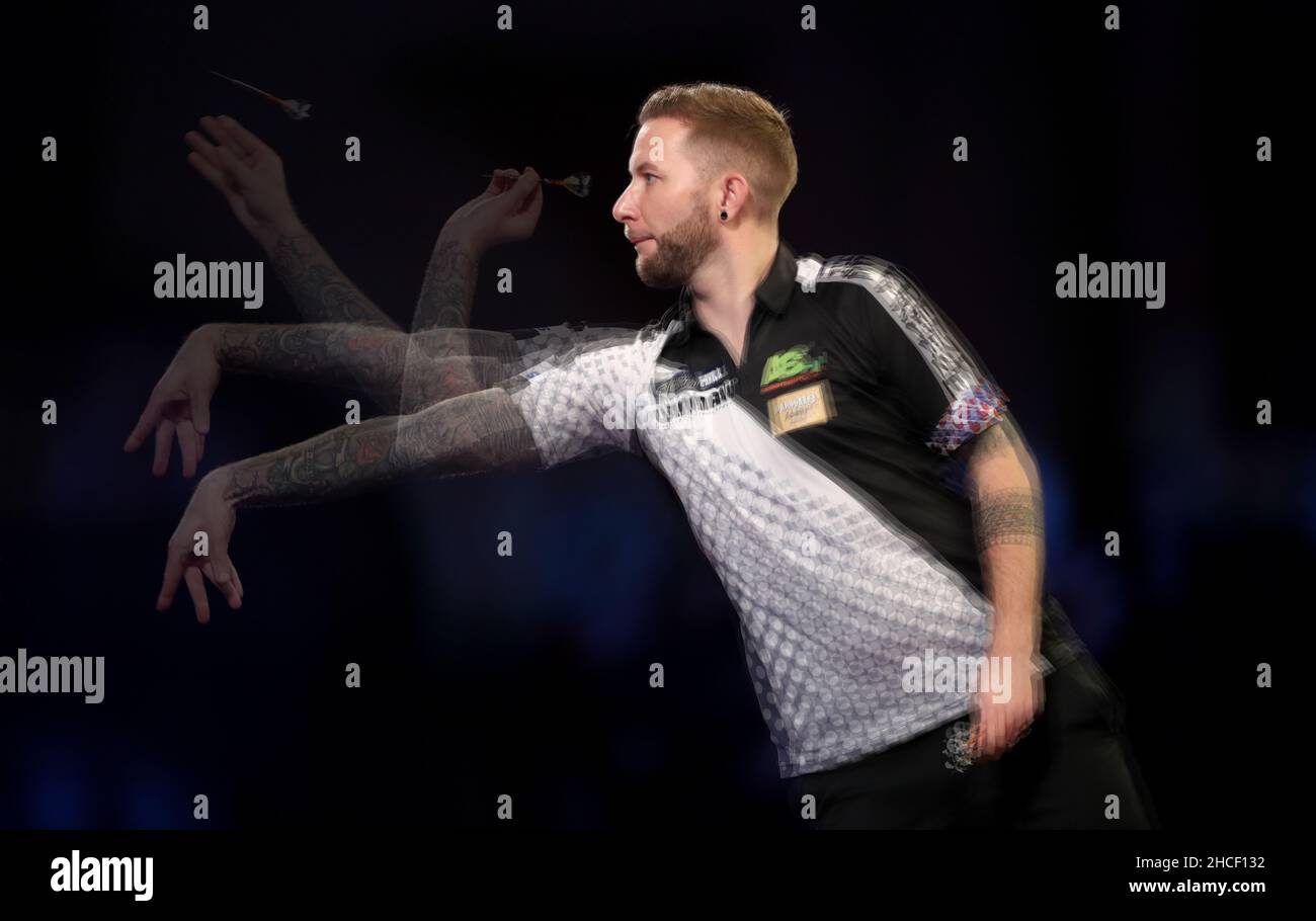 Danny Noppert in action against Ryan Searle during day eleven of the ...