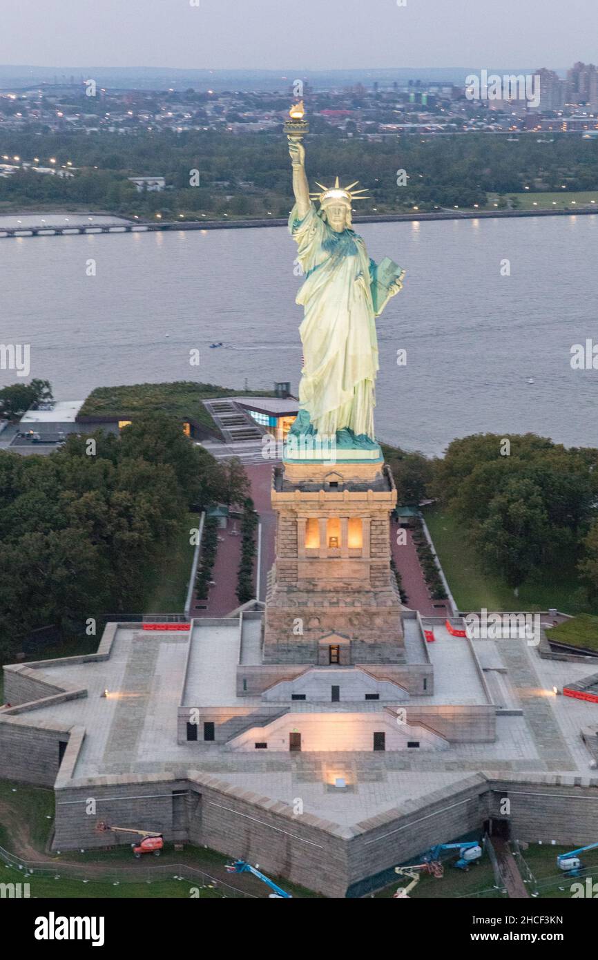 Aerial View of The Statue Of Liberty Stock Photo - Alamy