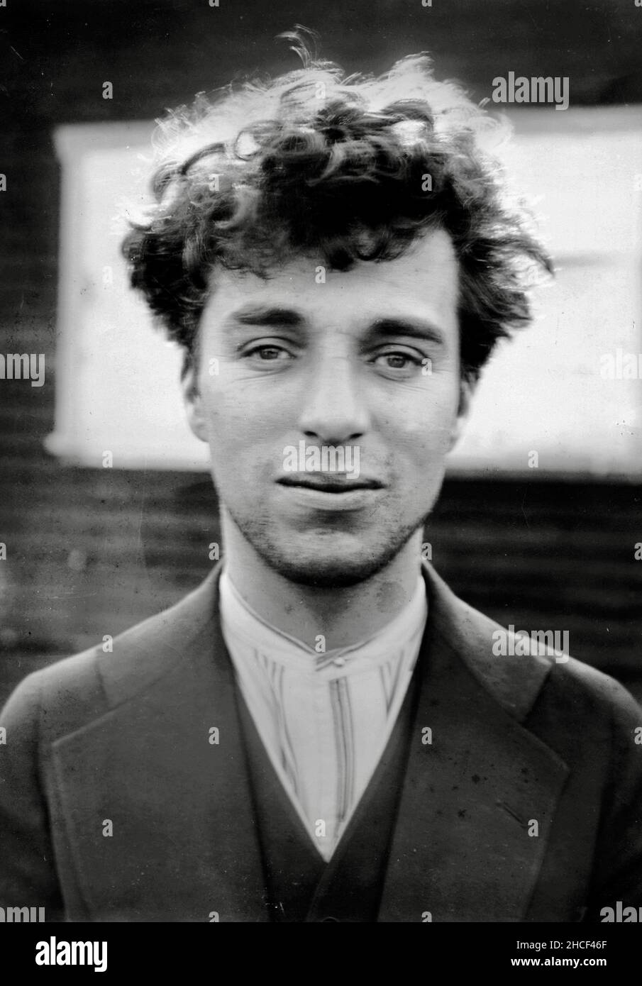 Charlie Chaplin circa 1916 Stock Photo - Alamy Charlie Chaplin circa 1916 Stock Photo - Alamy