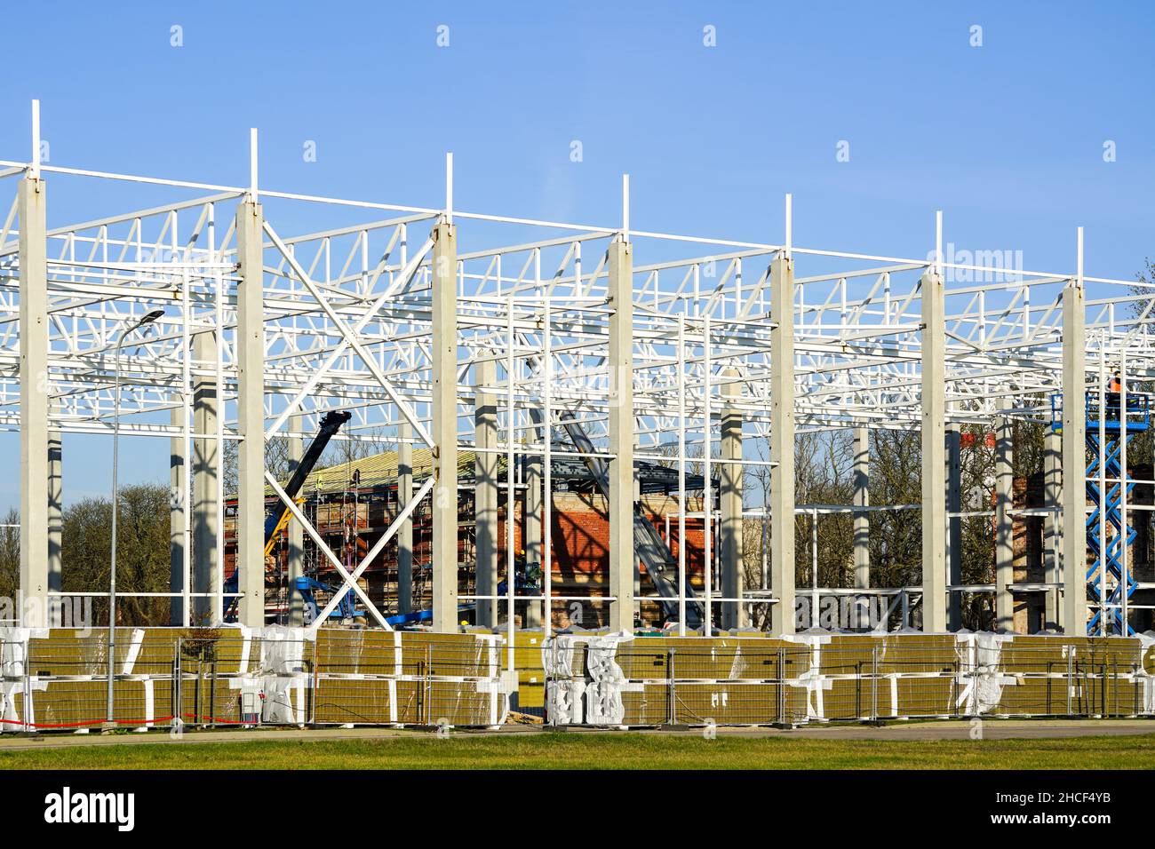 metal frame constructions on reinforced concrete supports and sandwich ...