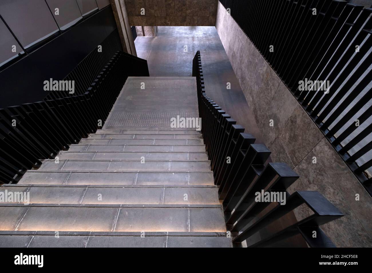 Horizontal and vertical lines hi-res stock photography and images - Alamy