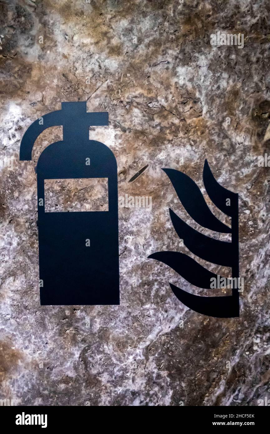 fire extinguisher sign (active protection device used to extinguish ...