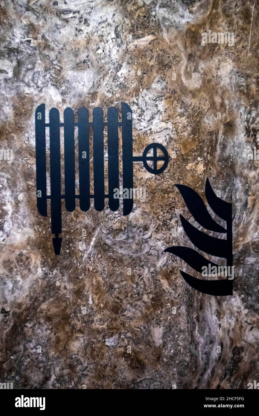 fire extinguisher sign (active protection device used to extinguish ...