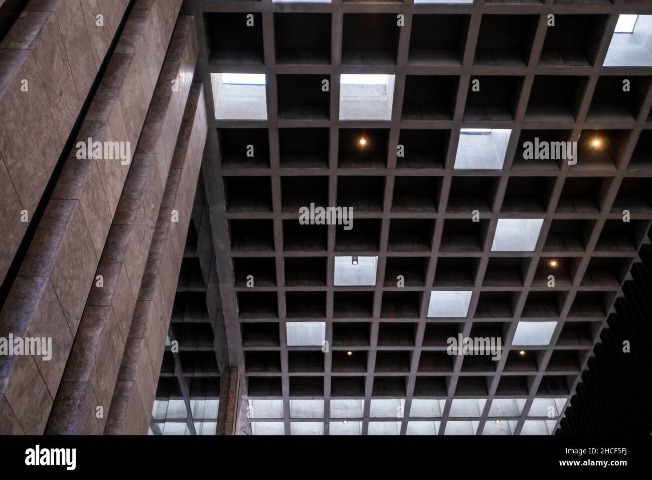 Horizontal vertical lines hi-res stock photography and images - Alamy