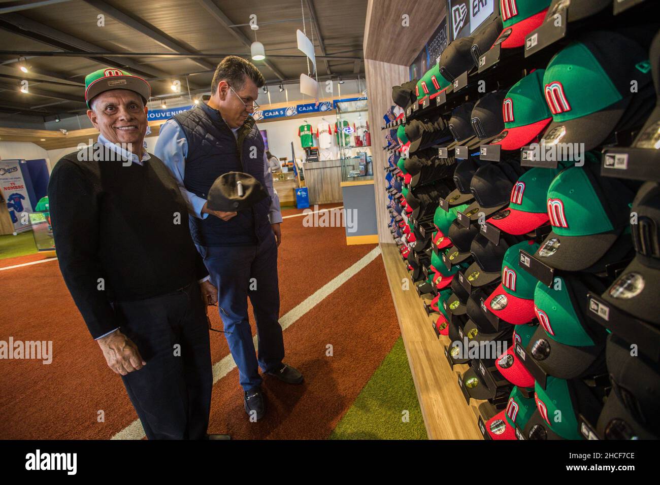 Gorras de béisbol hi-res stock photography and images - Alamy