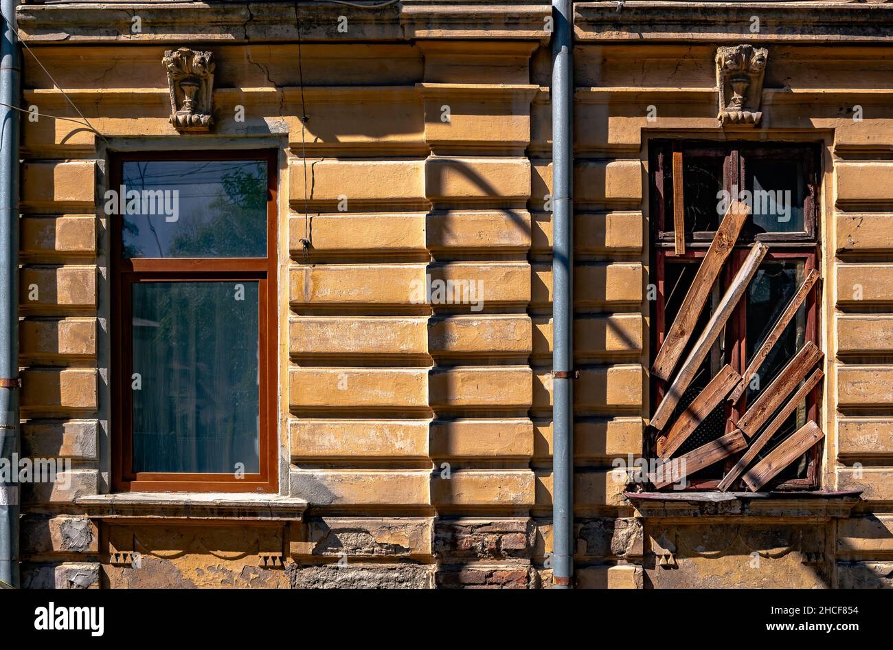 Wooden house view hi-res stock photography and images - Alamy