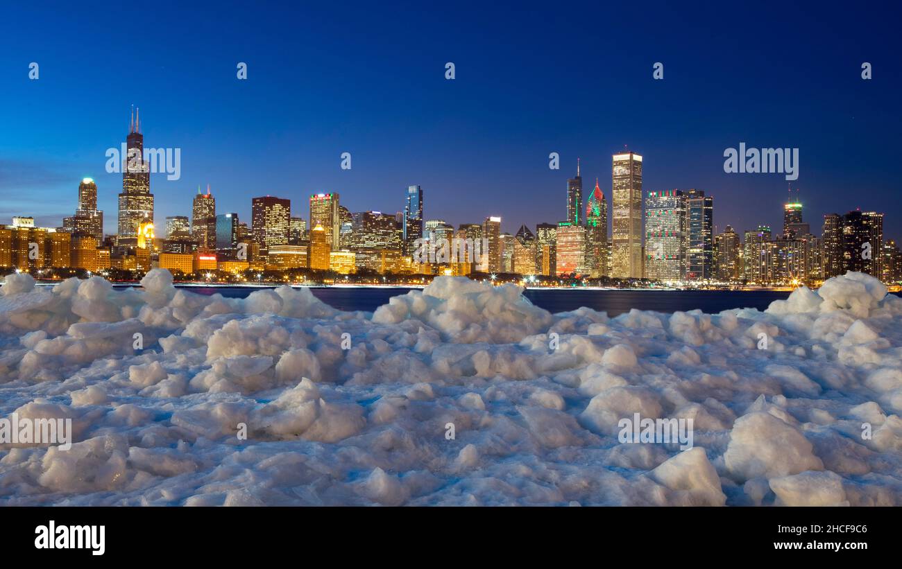 Winter cityscape on the coast of Lake Michigan at night in Chicago ...