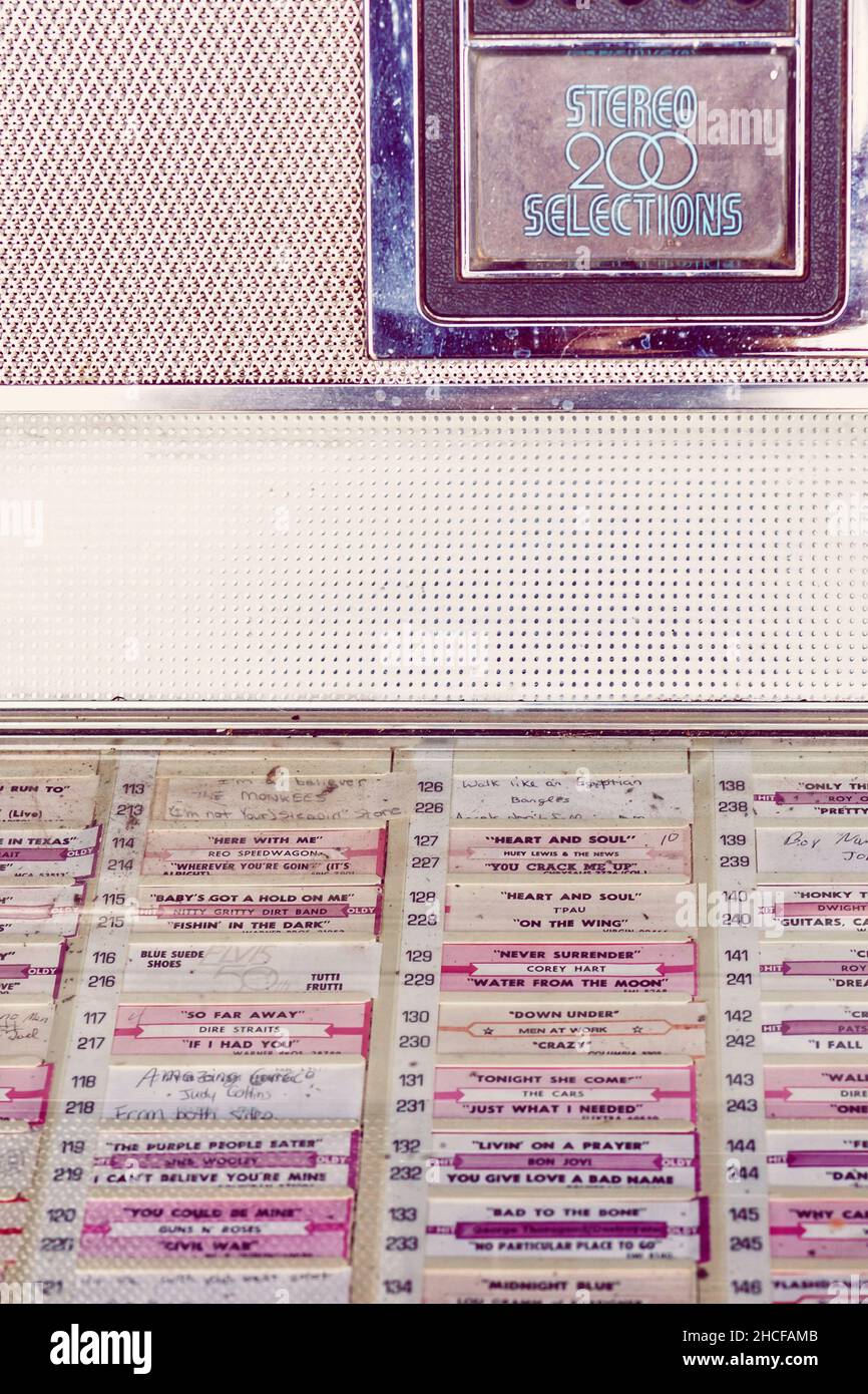 Purple Retro Jukebox for playing music Stock Photo - Alamy