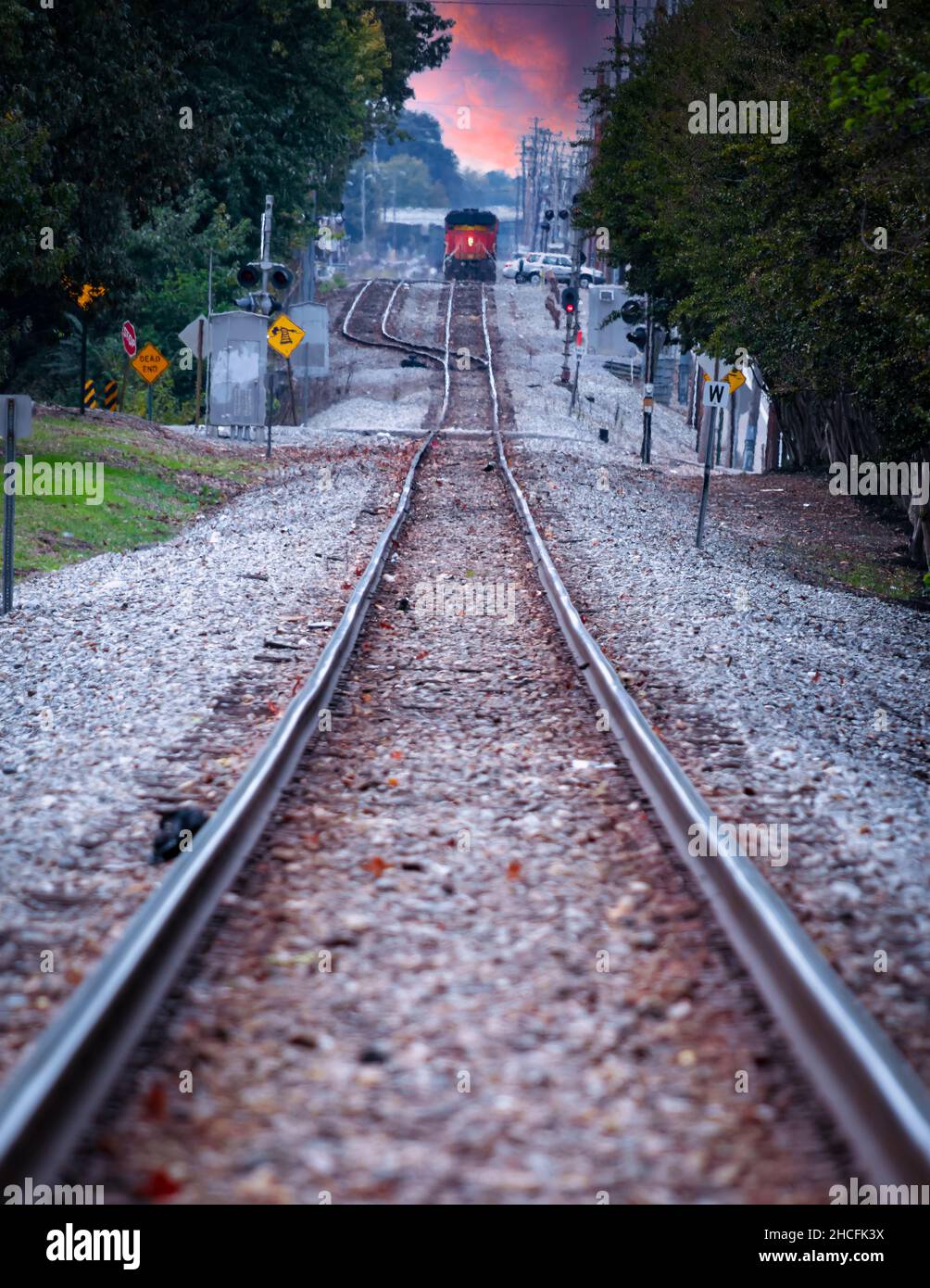 Train tracks in Memphis, TN during the sunset Stock Photo - Alamy