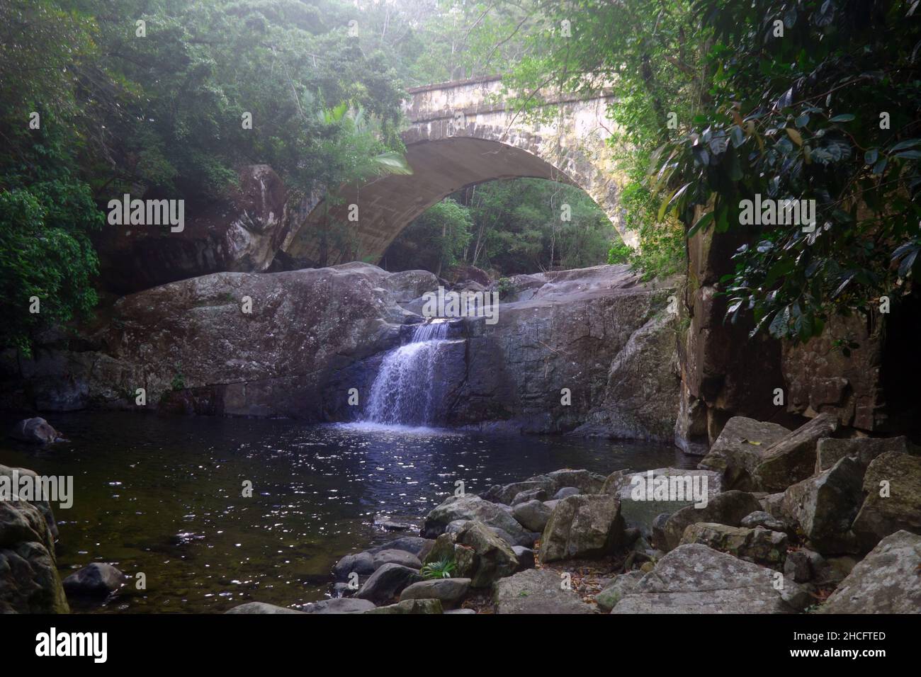 Stone bridge over Little Crystal Creek, Paluma Range National Park ...