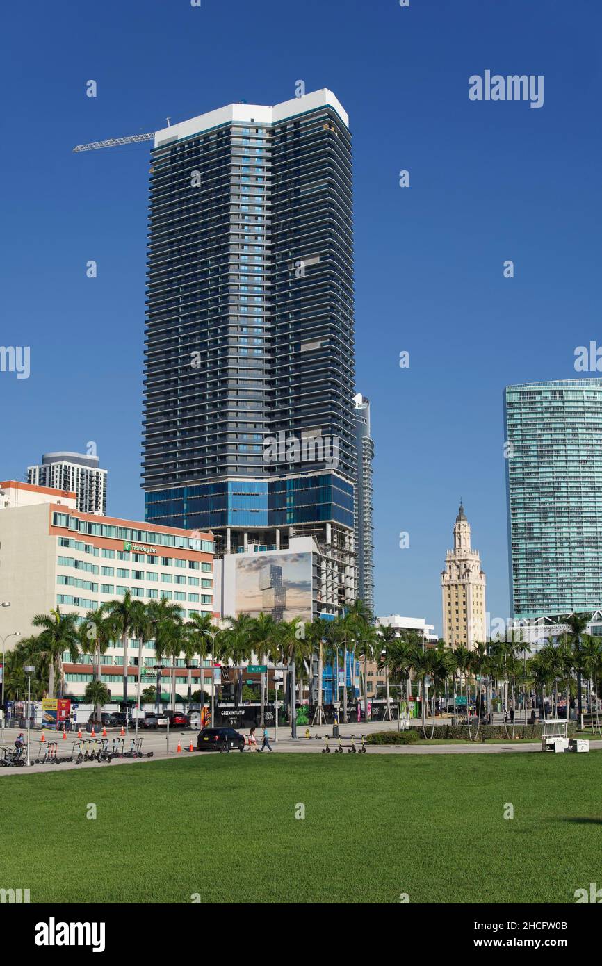 Beautiful skyscraper hi-res stock photography and images - Alamy