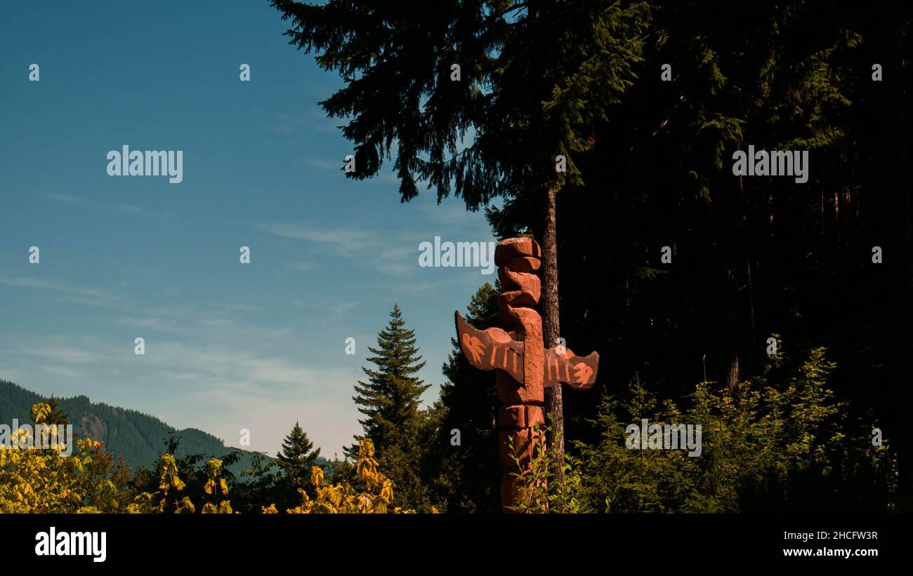 Totem pole column hi-res stock photography and images - Alamy