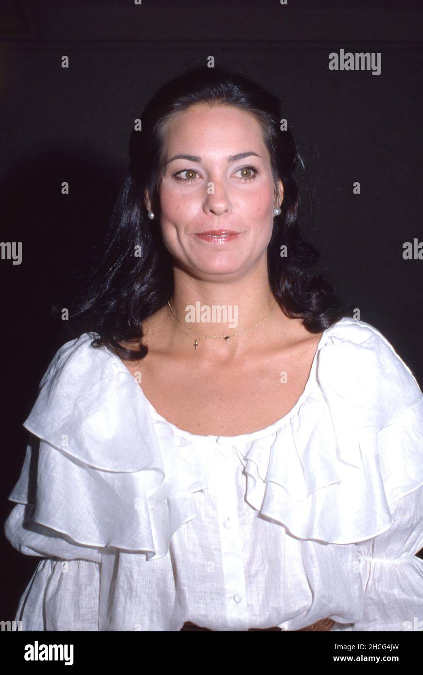 Cristina Raines Christina Raines In Red Sleeveless Shirt As Lane