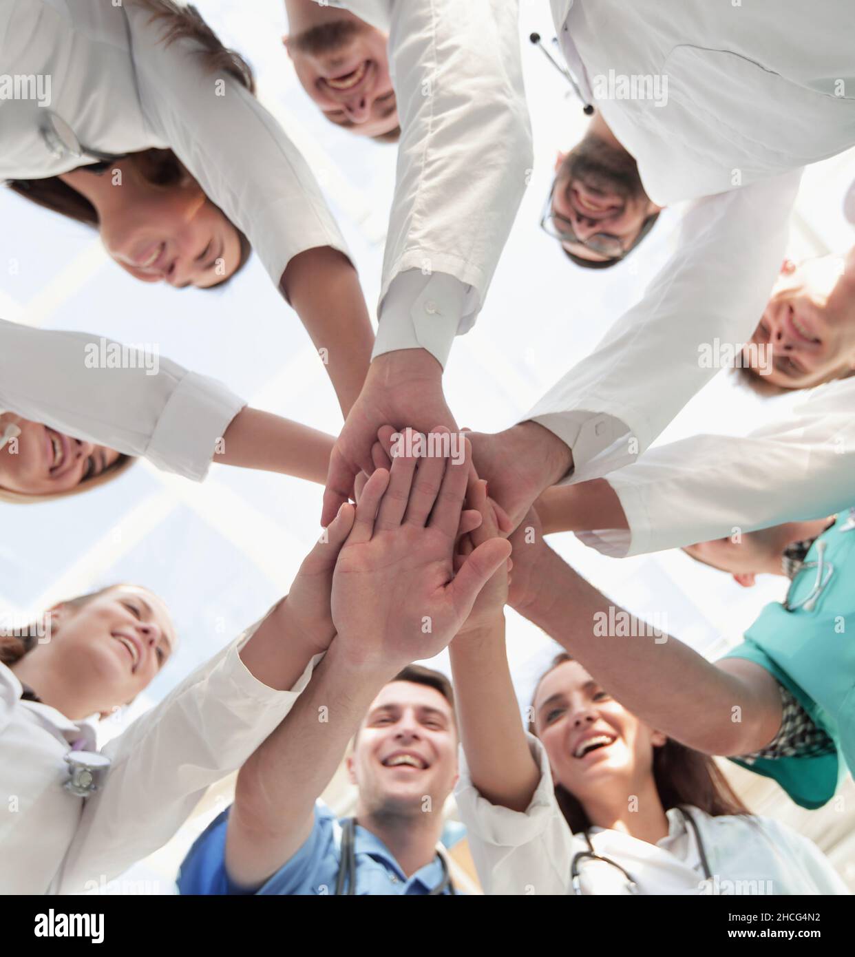 Healthcare professionals circle hi-res stock photography and images - Alamy