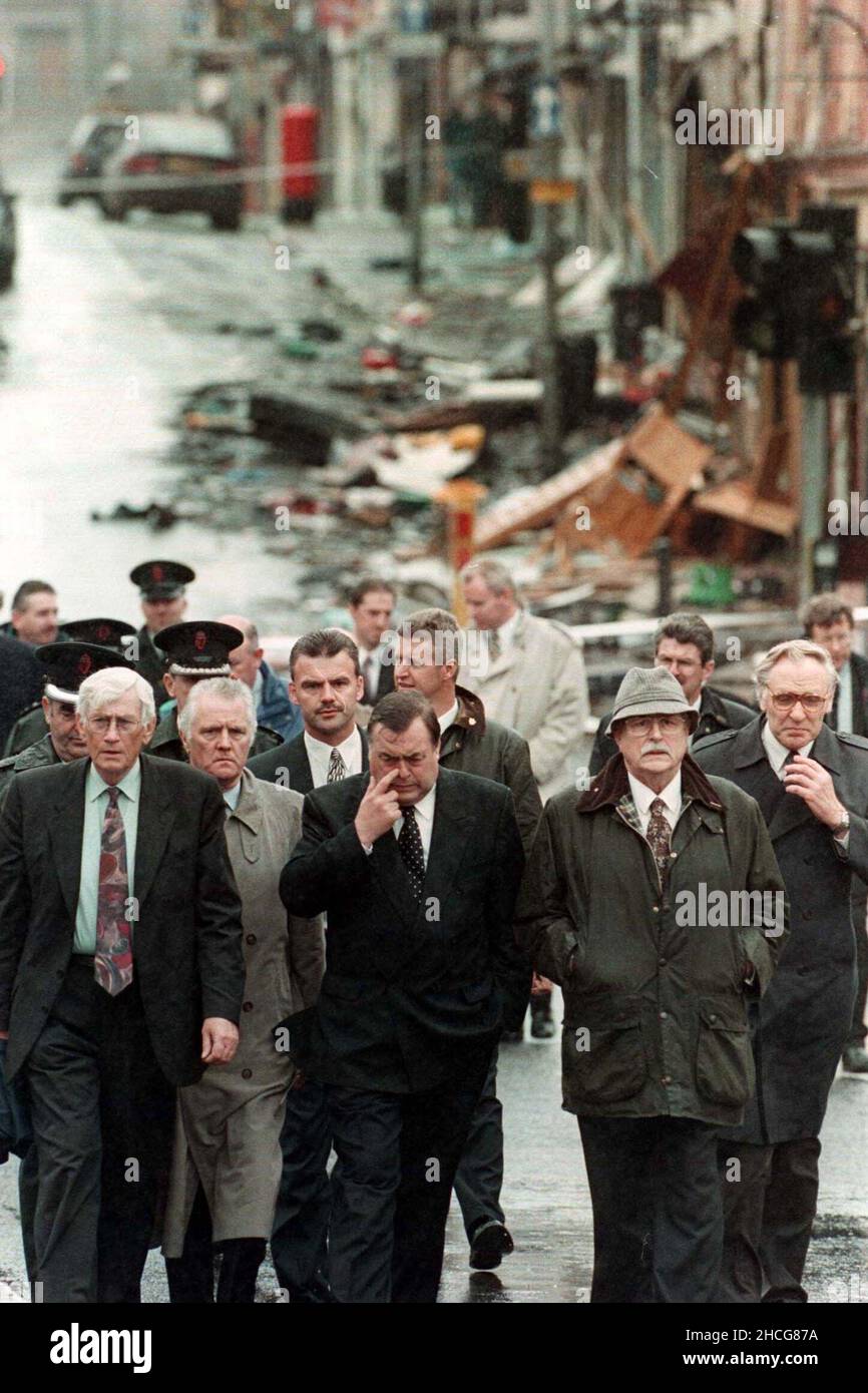 Surveying the bomb damage in omagh town centre hi-res stock photography ...
